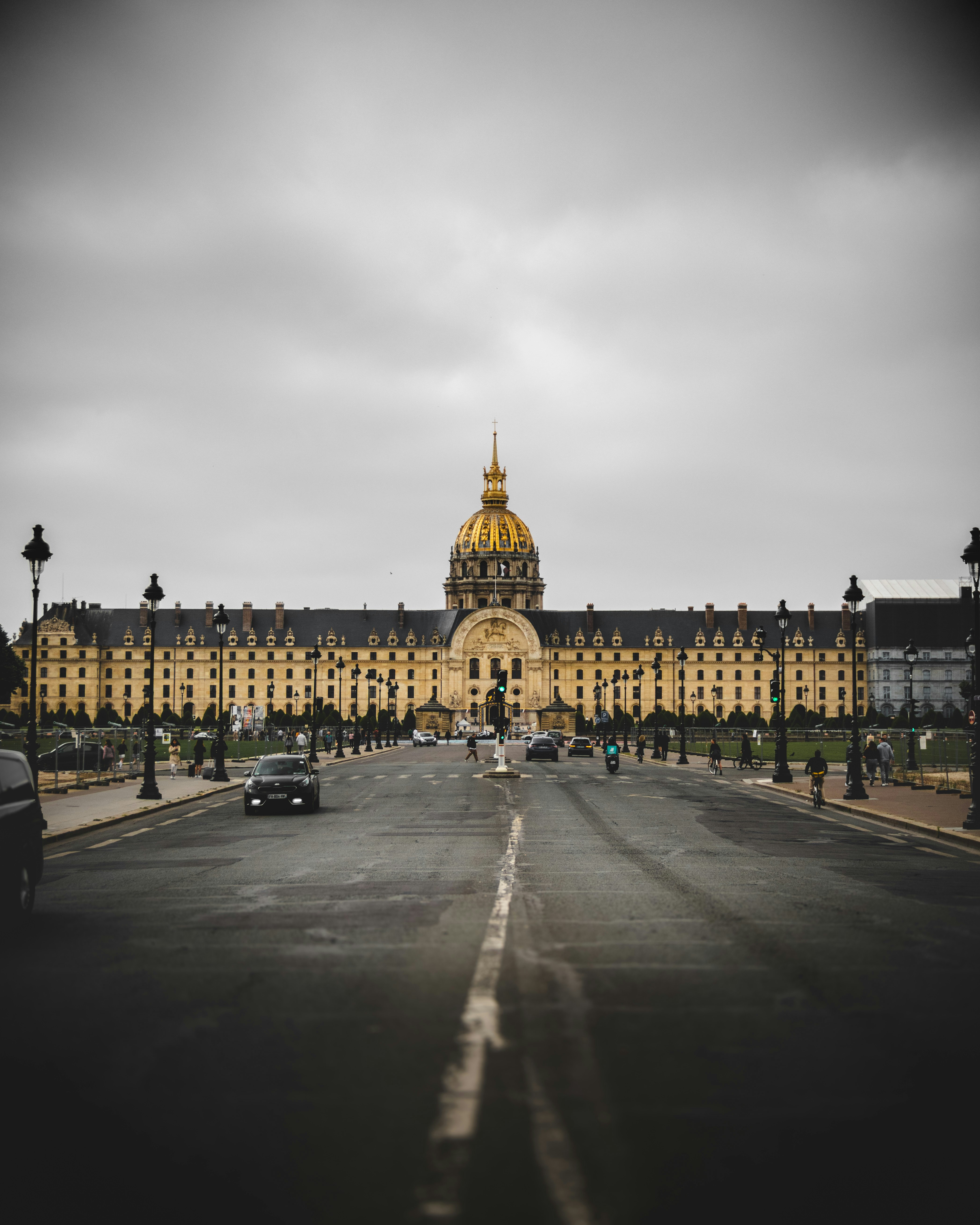 Symmetrical Axis: The Grand Parisian Bridge to the Golden Dome