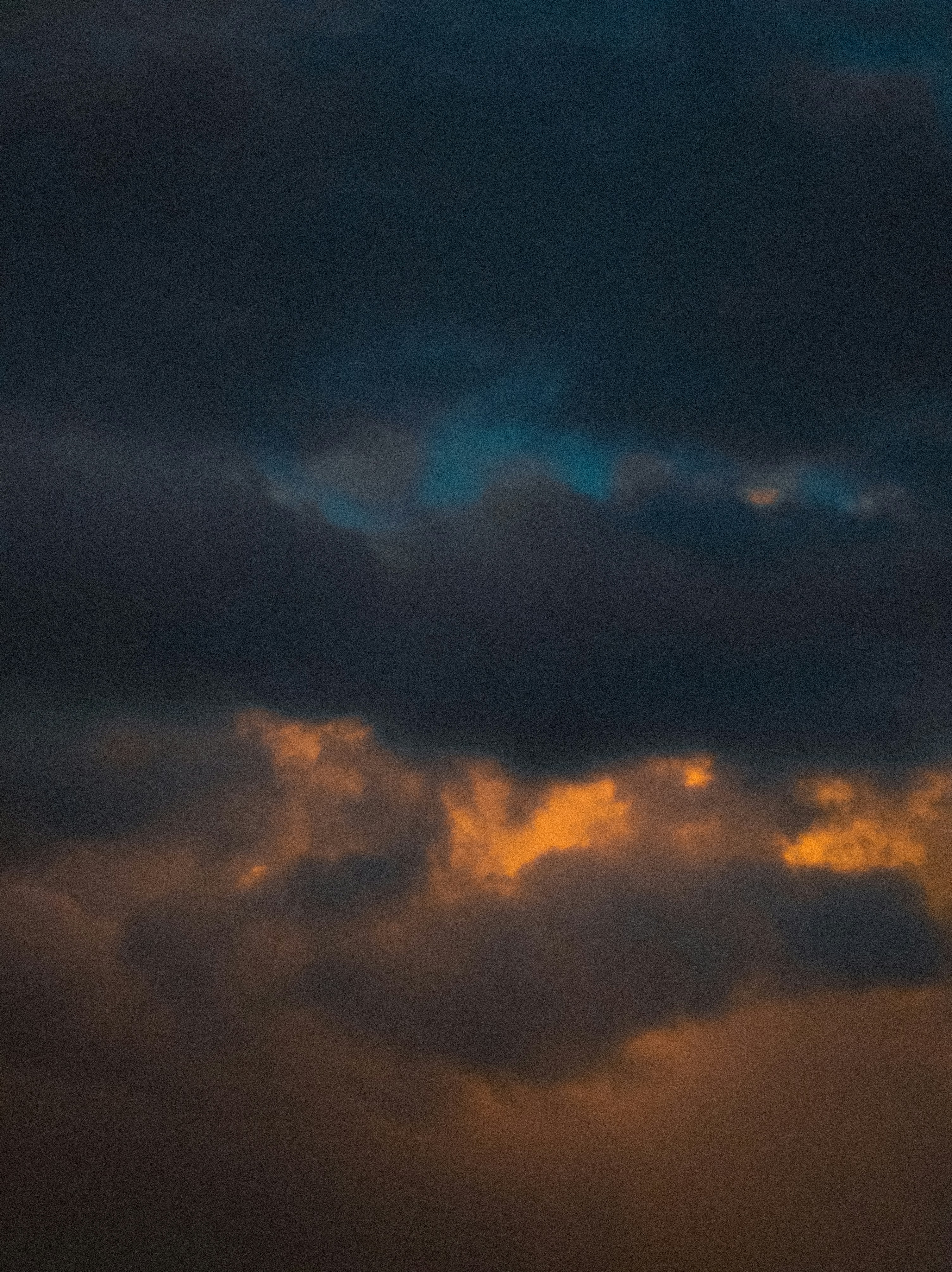 Horizon Fire: A Quiet Sky Bleeds Orange