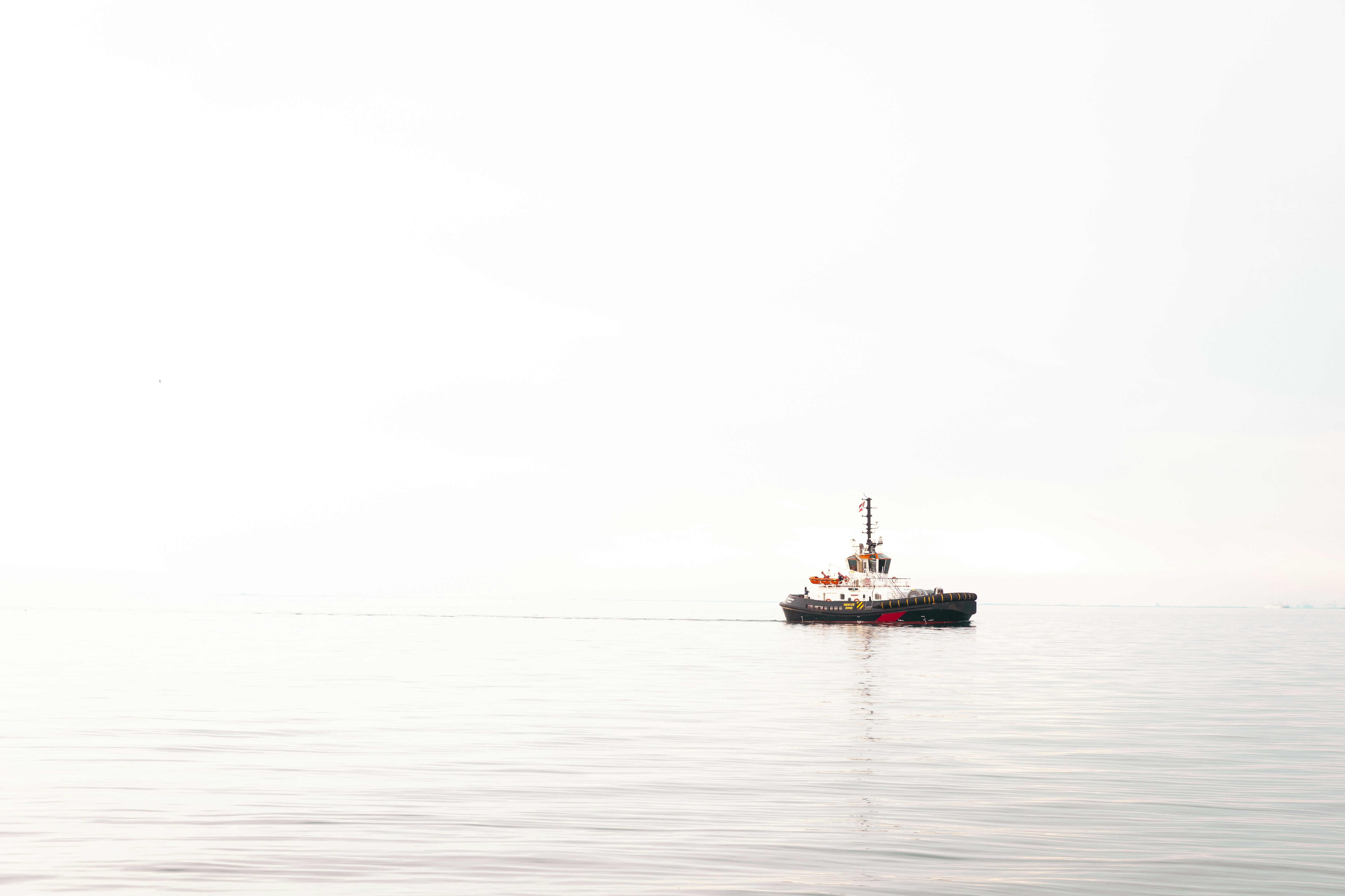 Solitary Vessel Drifting on Quiet Horizons