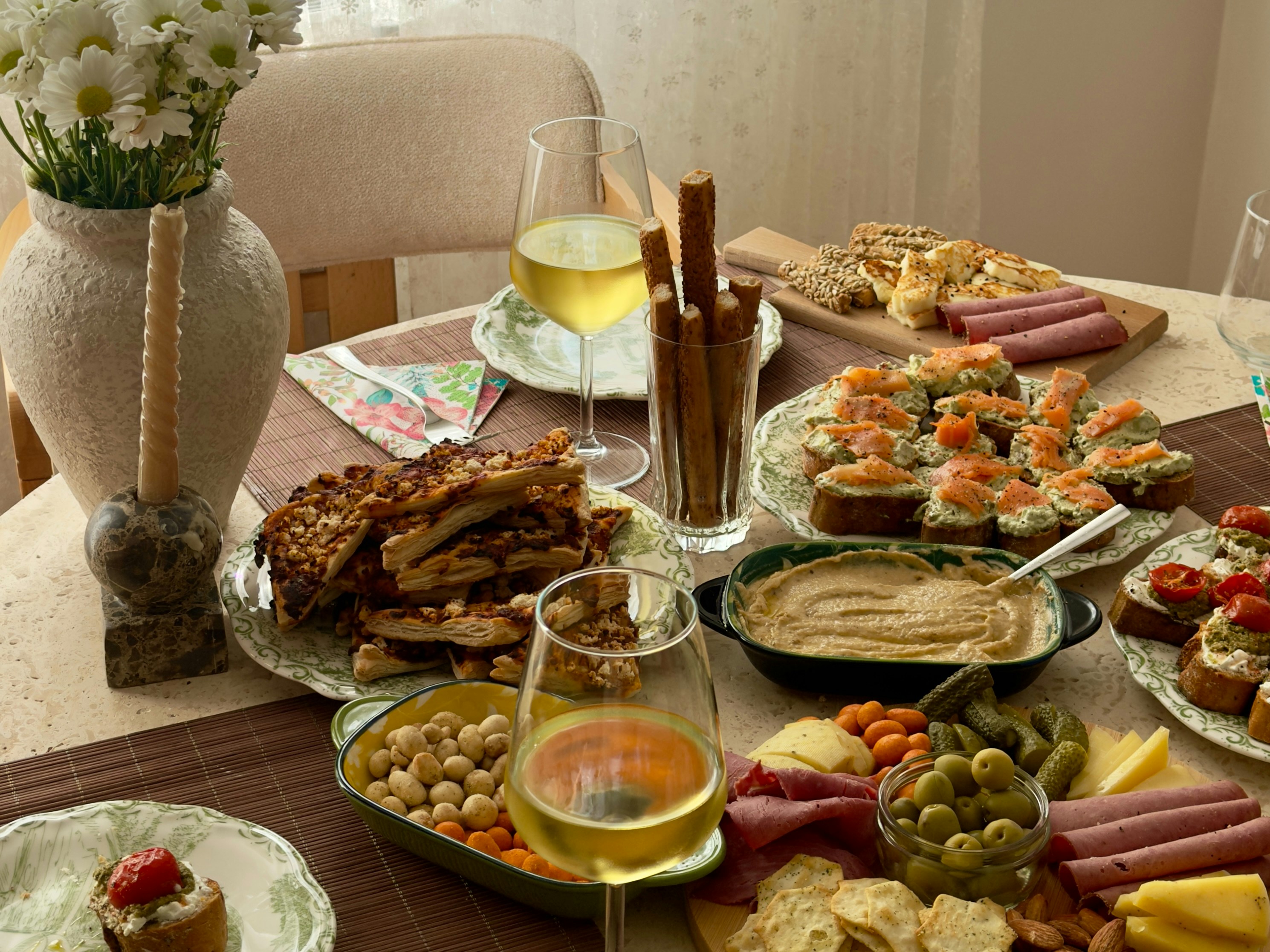 A Abundant Tablescape: Savory Bites and White Wine Moments