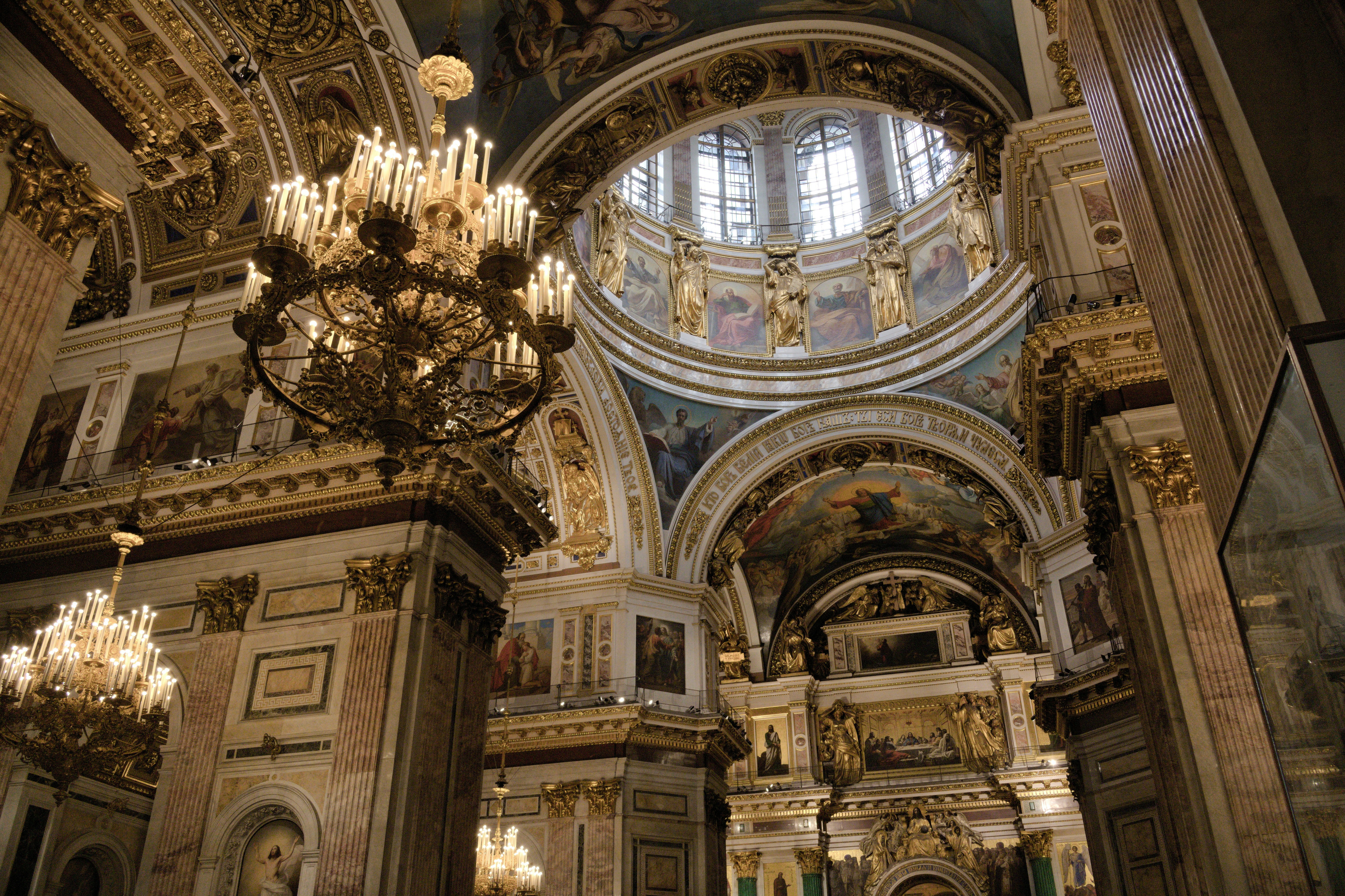 Golden Cathedral—Chandeliers and Baroque Grandeur