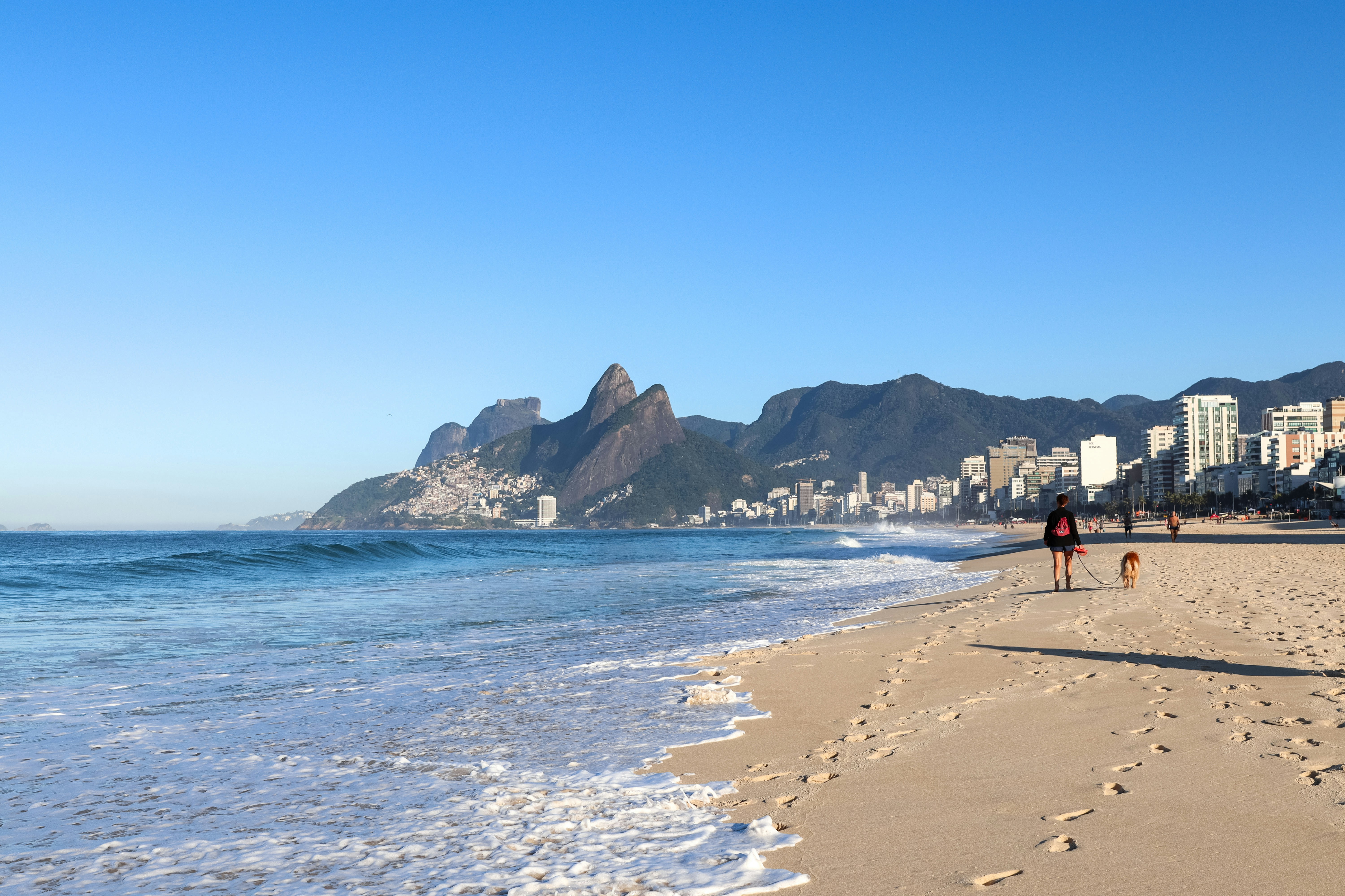 Footprints on the Cerrado Coast: A Quiet Beach Walk Toward the City Edge