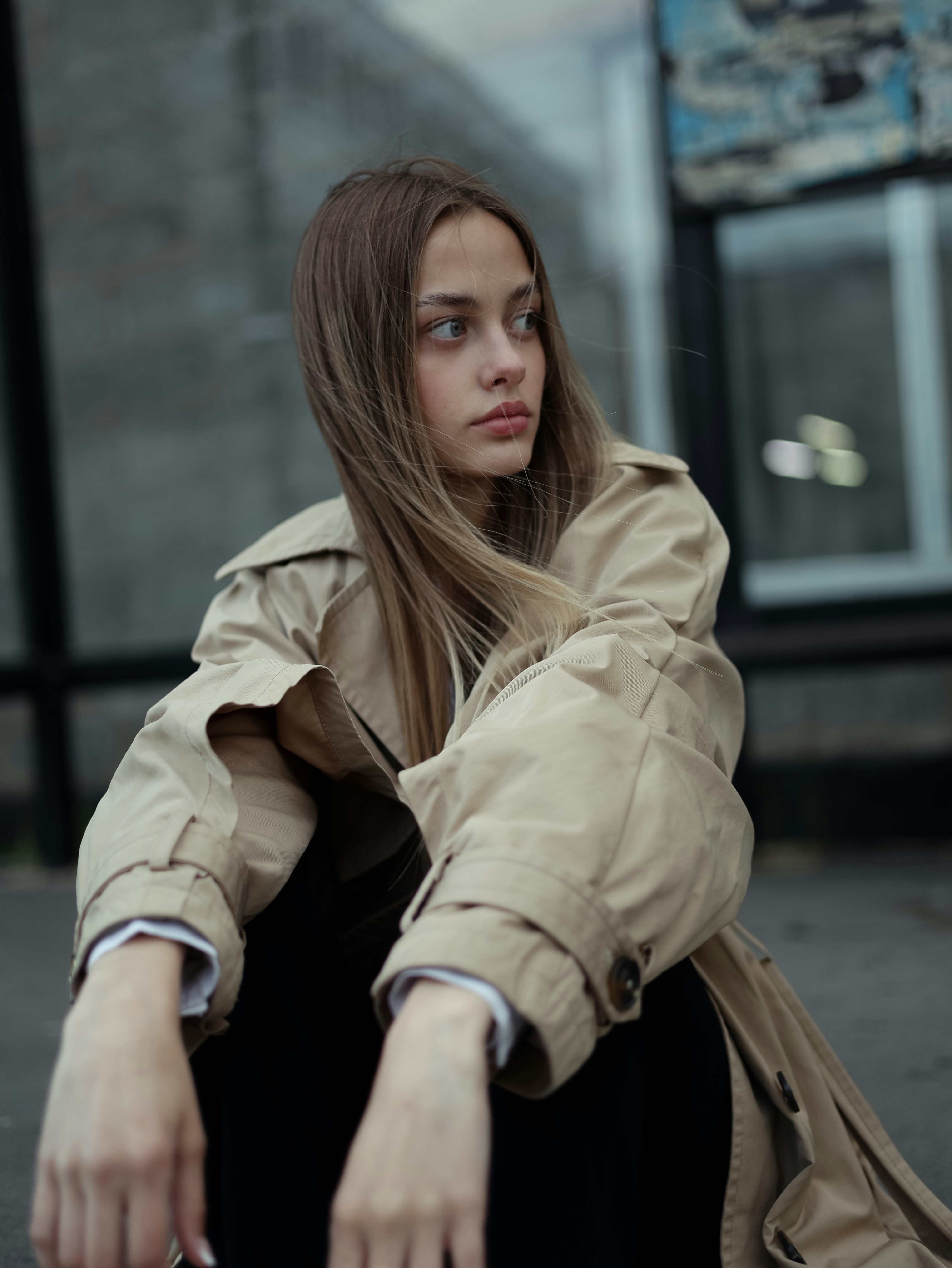 Urban Quiet: A Gaze Between Concrete and Wind