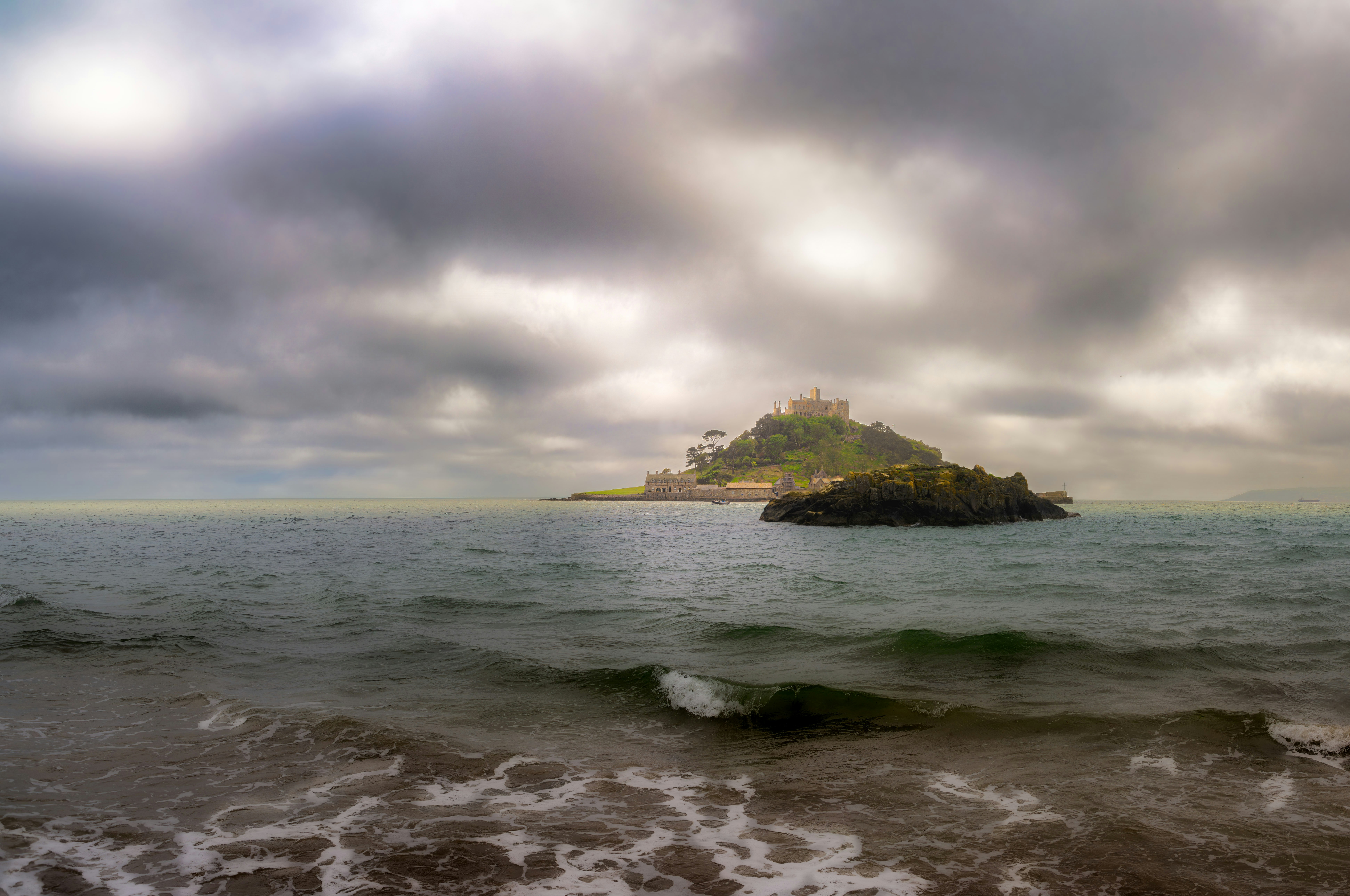 Storm-Swept Island Keep: A Sea-Sculpted Forte on the Horizon