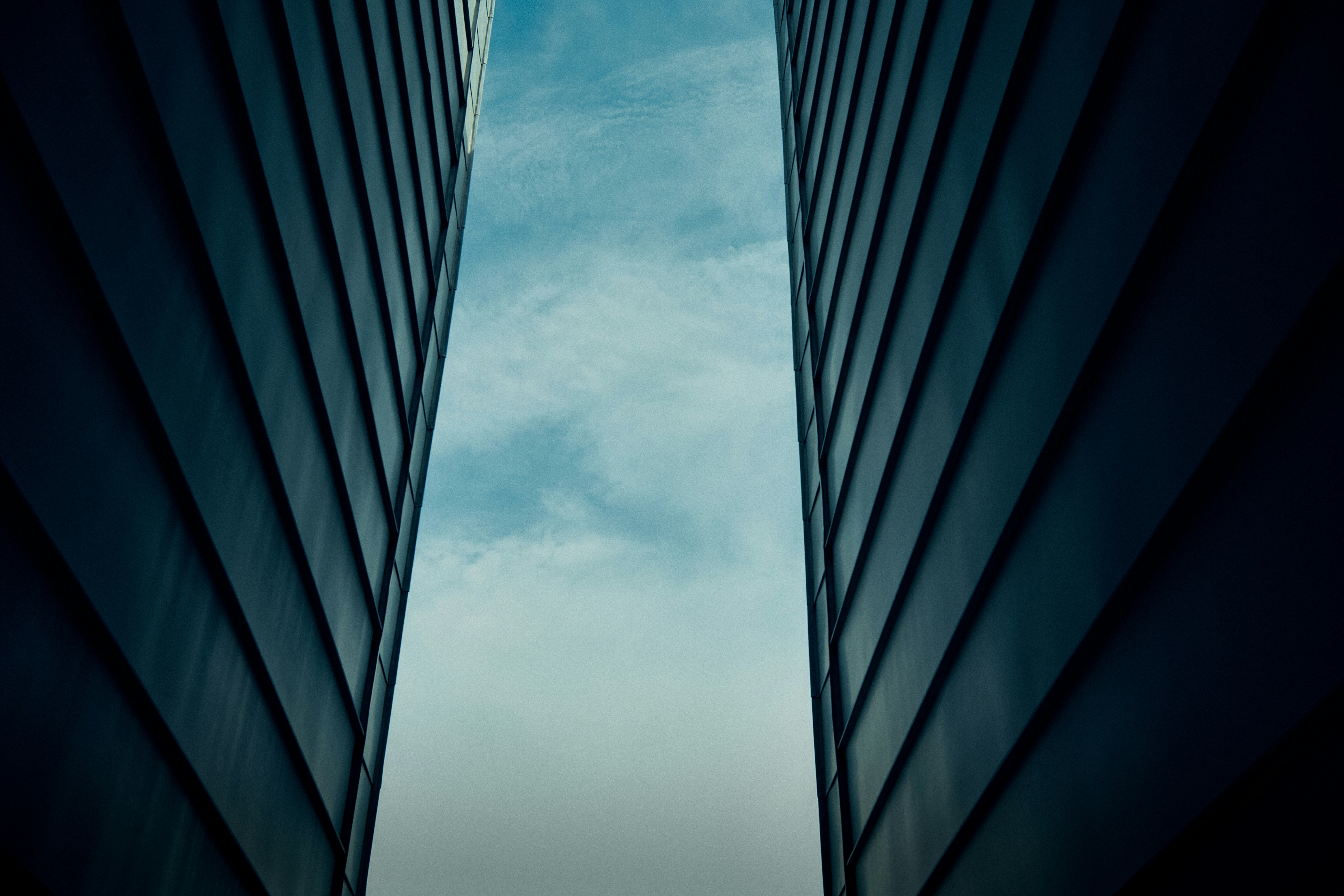 Skyward Gap Between Skyward Walls