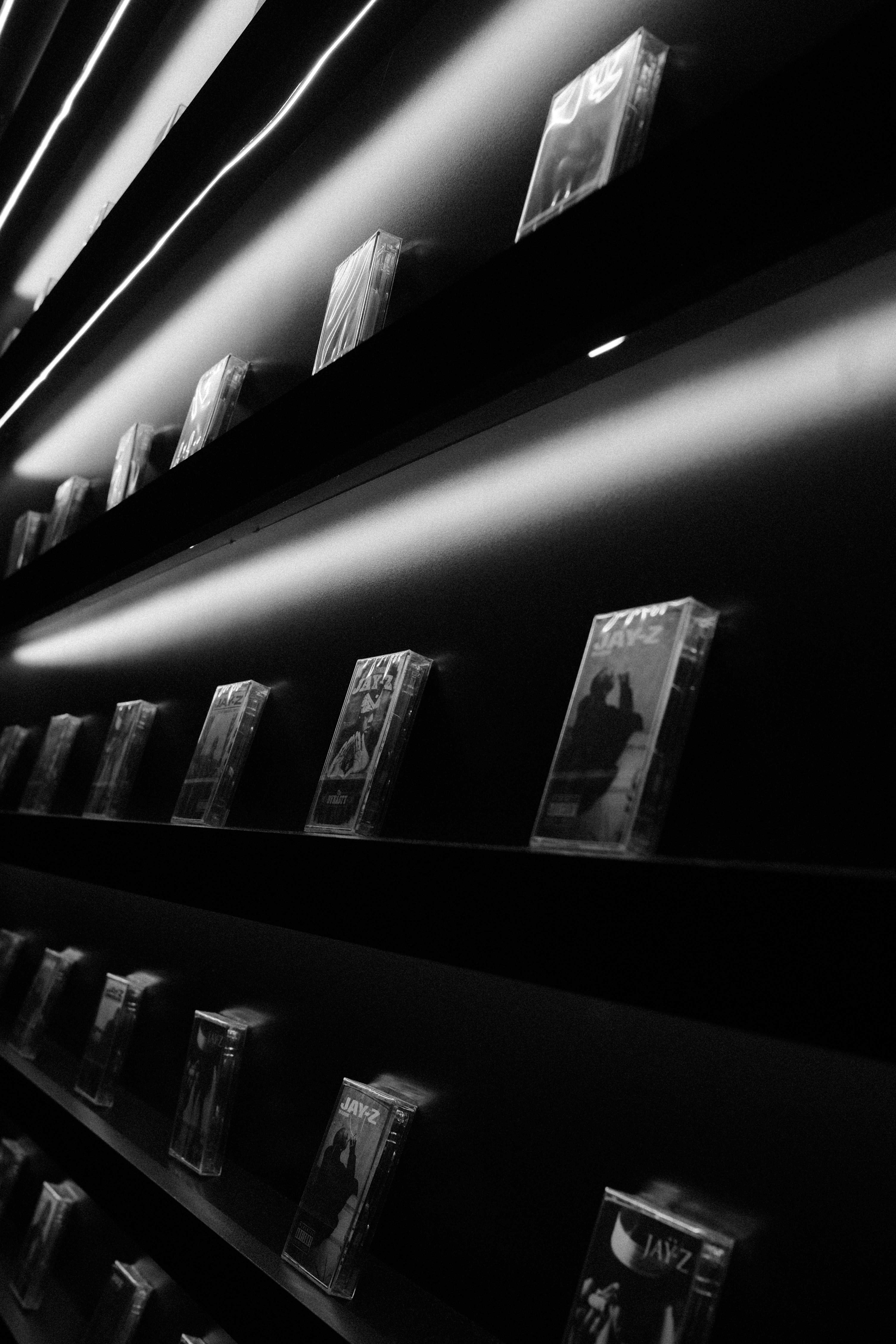 Monochrome Gallery: Framed Faces of Jazz in Silent Light