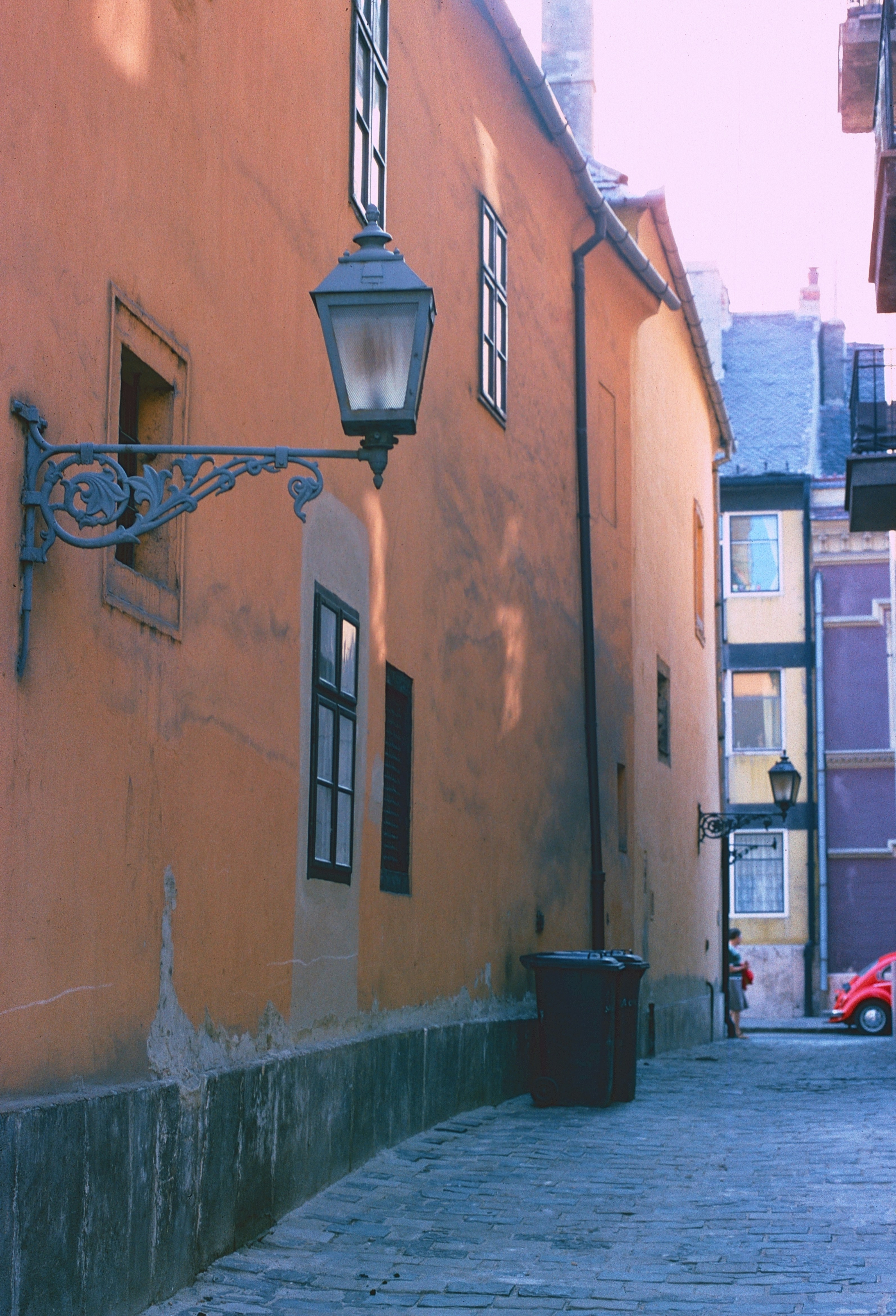 A Narrow Sundown: Warm Walls and Quiet Alley