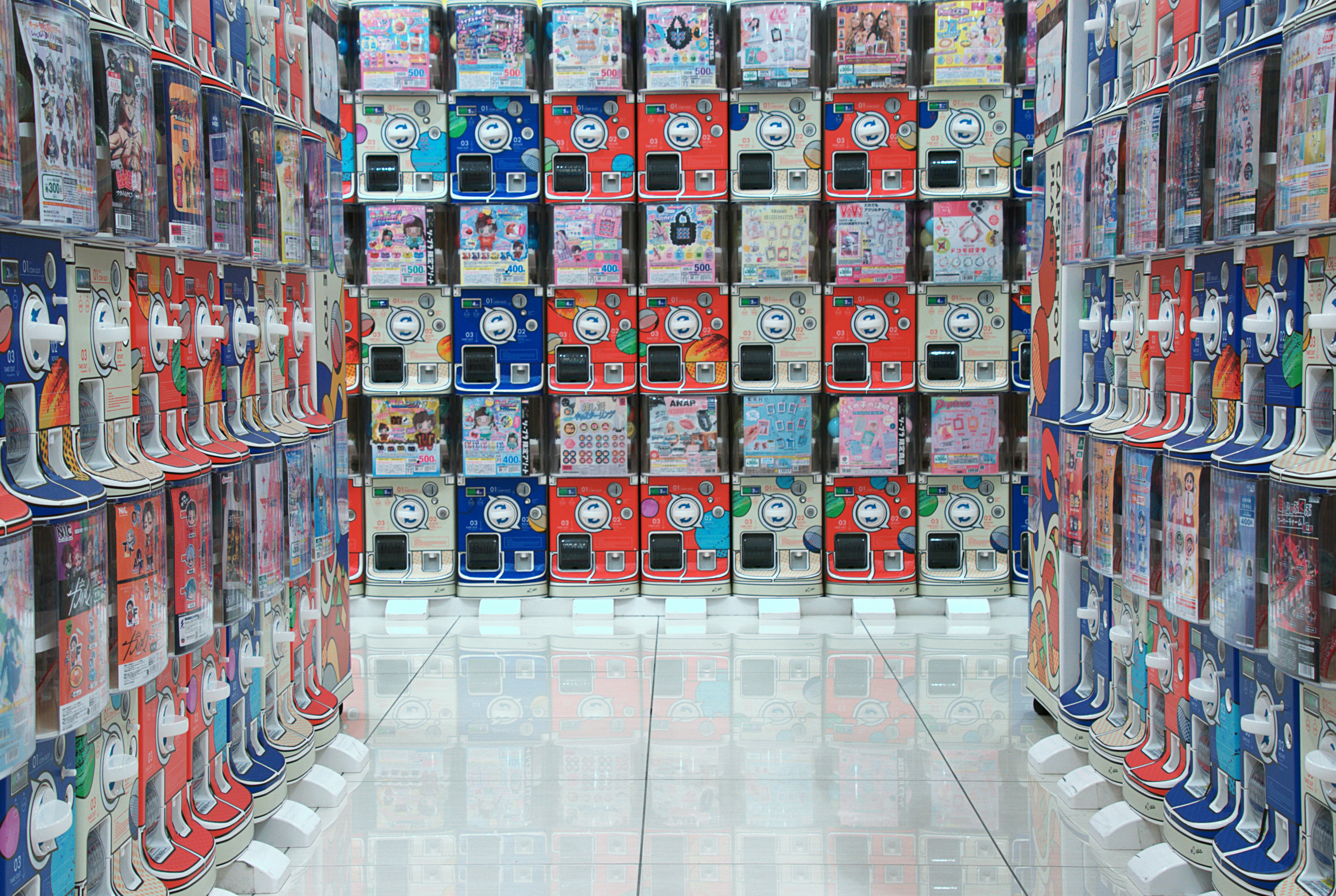 Symmetry of Colorful Capsule Vending Walls