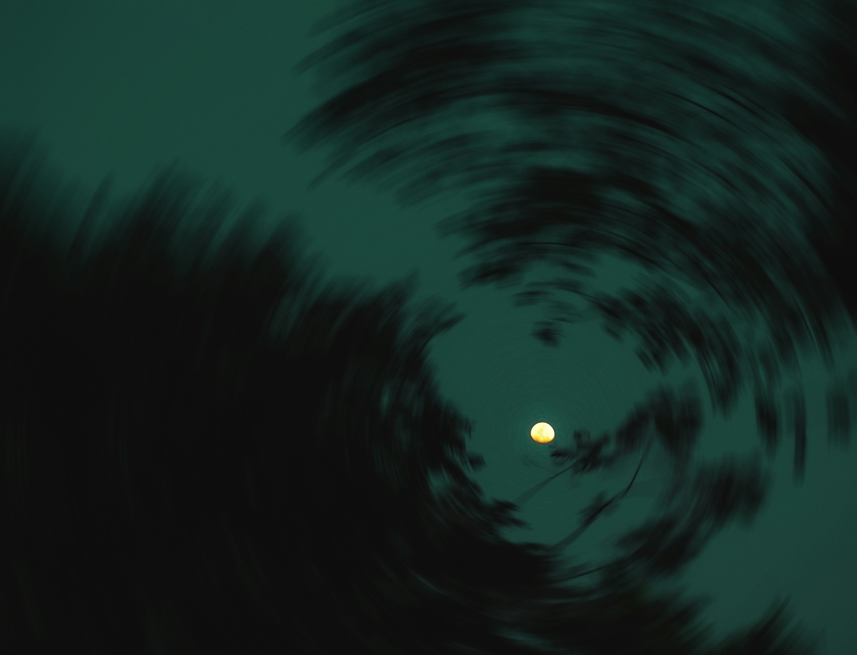 Moon in a Turmoil: Circular Motion of Nightly Leaves