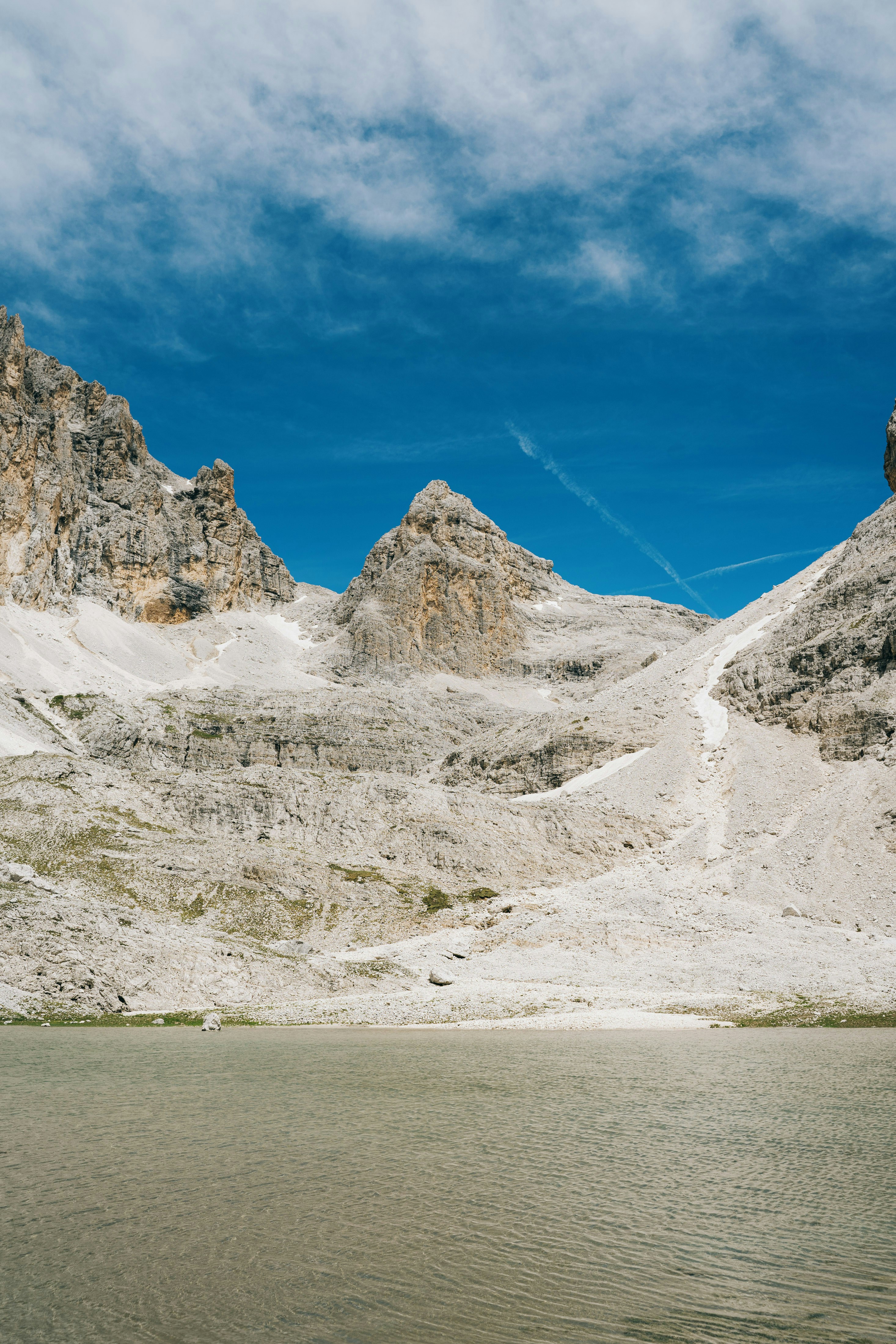 Glacial Teeth Beneath a Wide Desert Sky