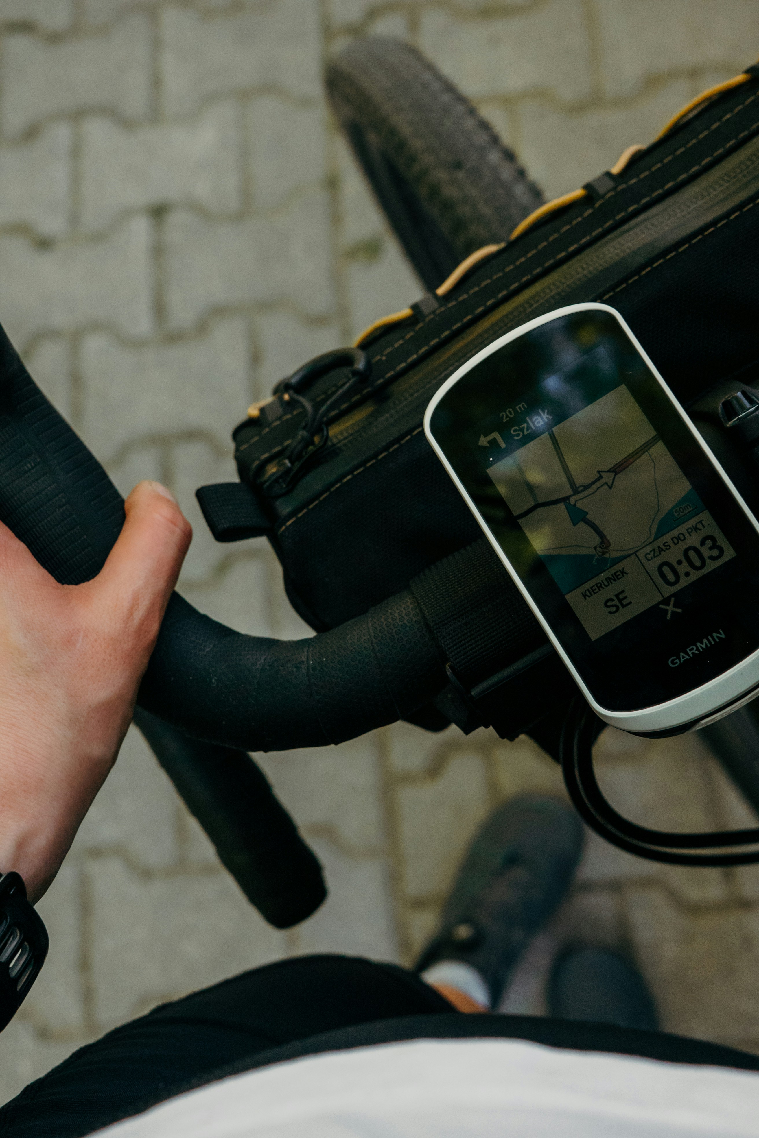 On-the-Move Garmin Display: Riding Hands and Dashboard
