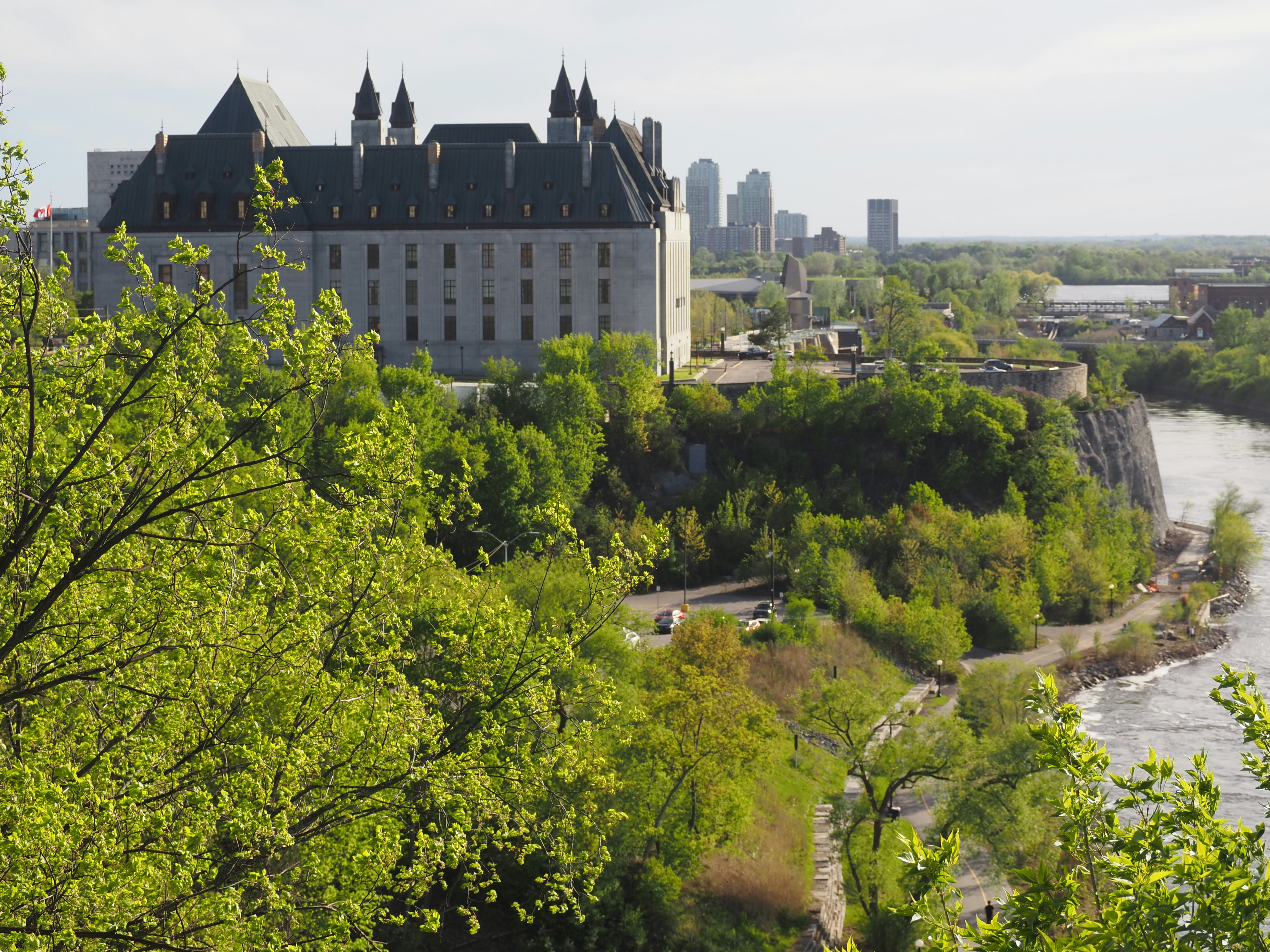 Fortress on the Cliff: City Beyond the River