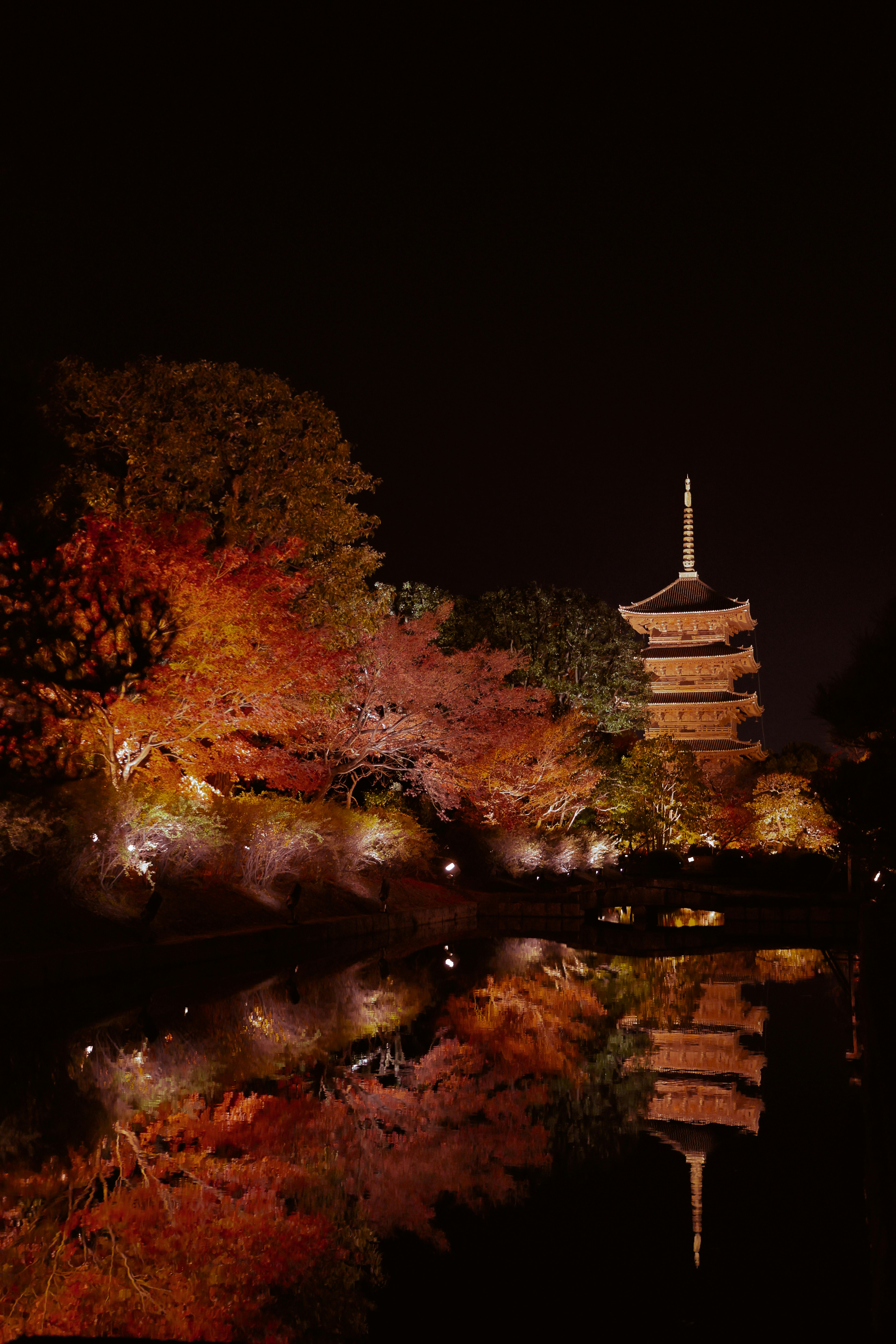 Autumn Reverie by the Pagoda under Nightfall