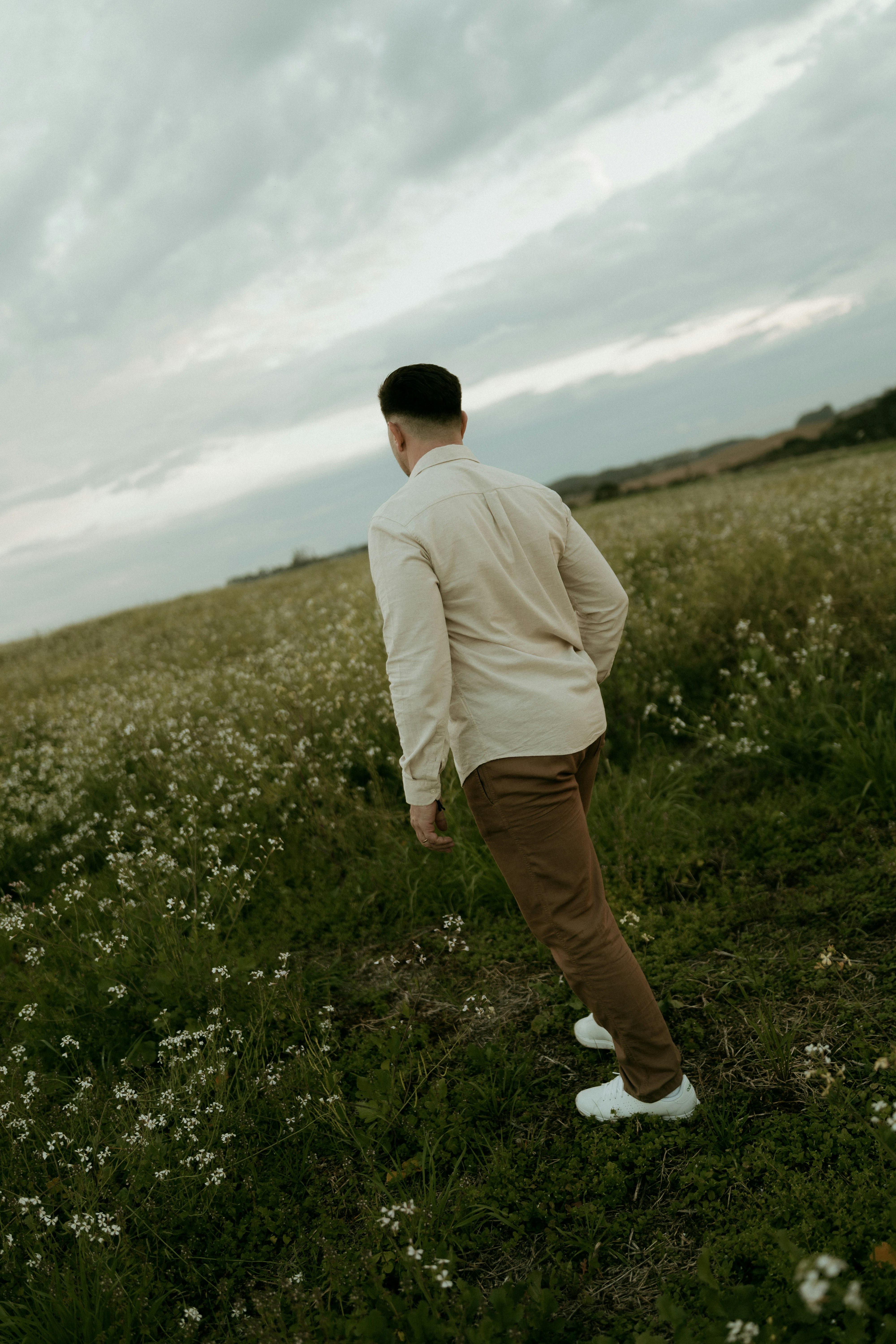 Fieldbound: A Quiet Walk Toward the Horizon