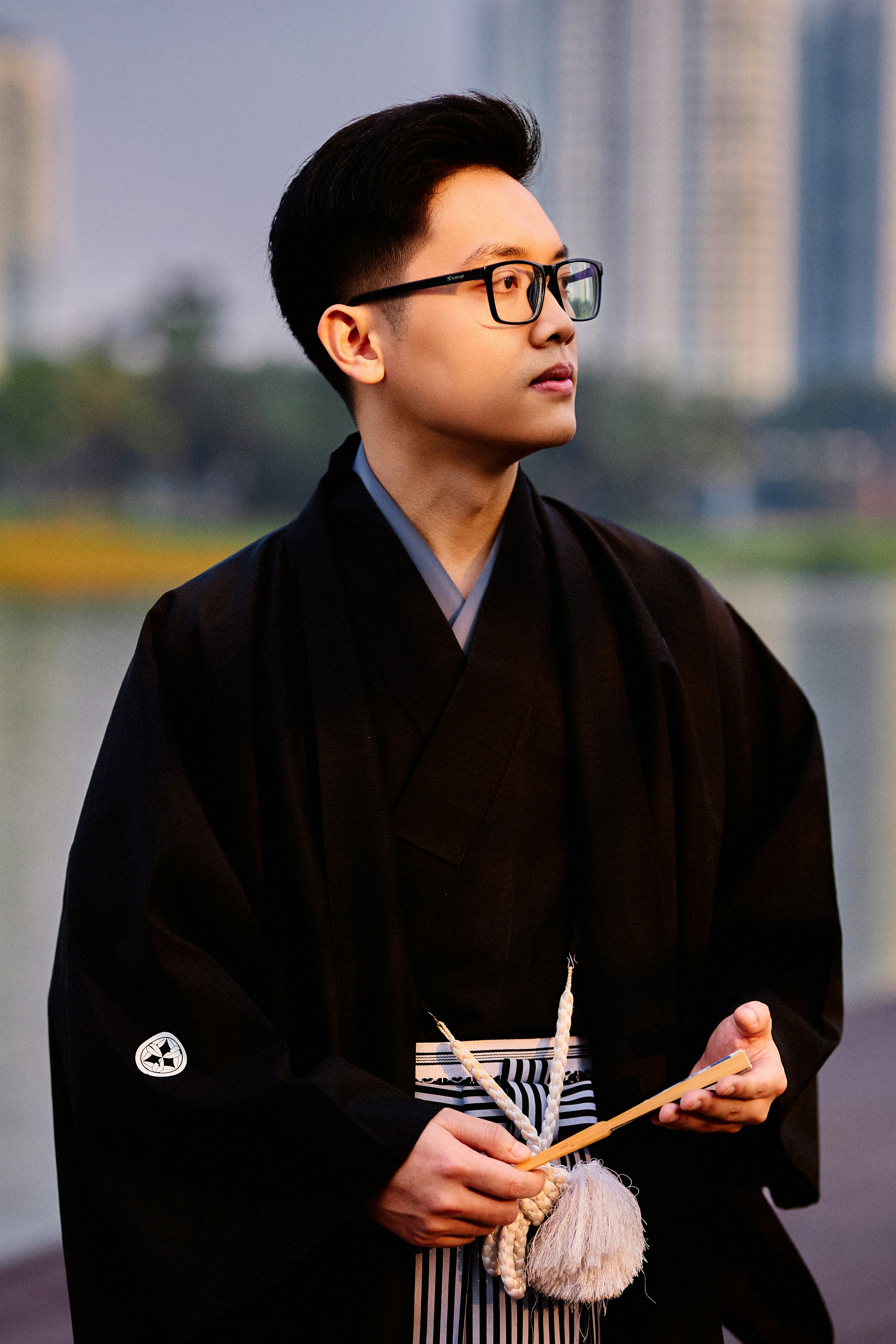 Portraits in Quiet Craft: A kimono-clad gaze by the water