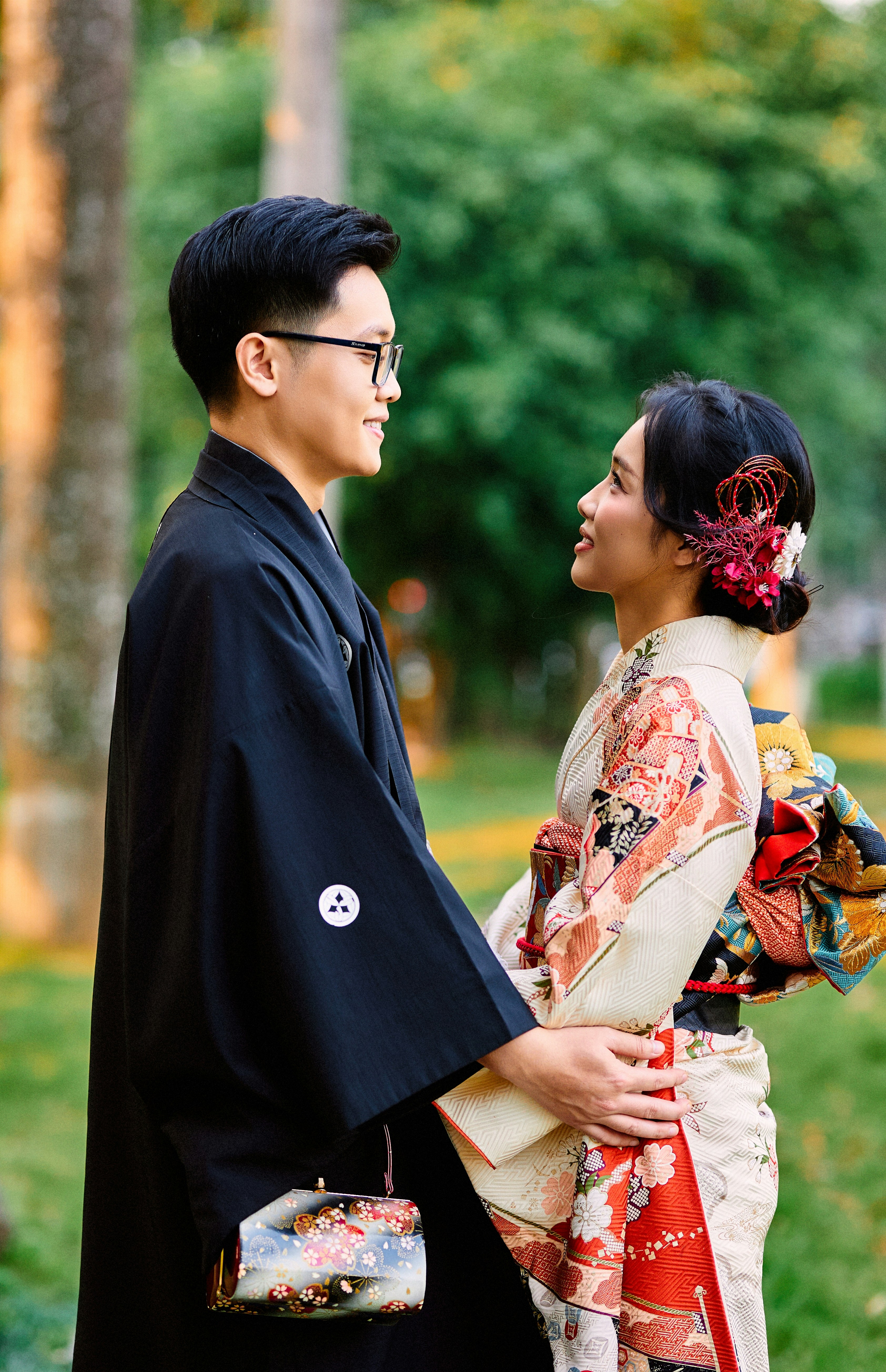 Quiet Promise: A Traditional Kimono Moment Across a Green Corridor