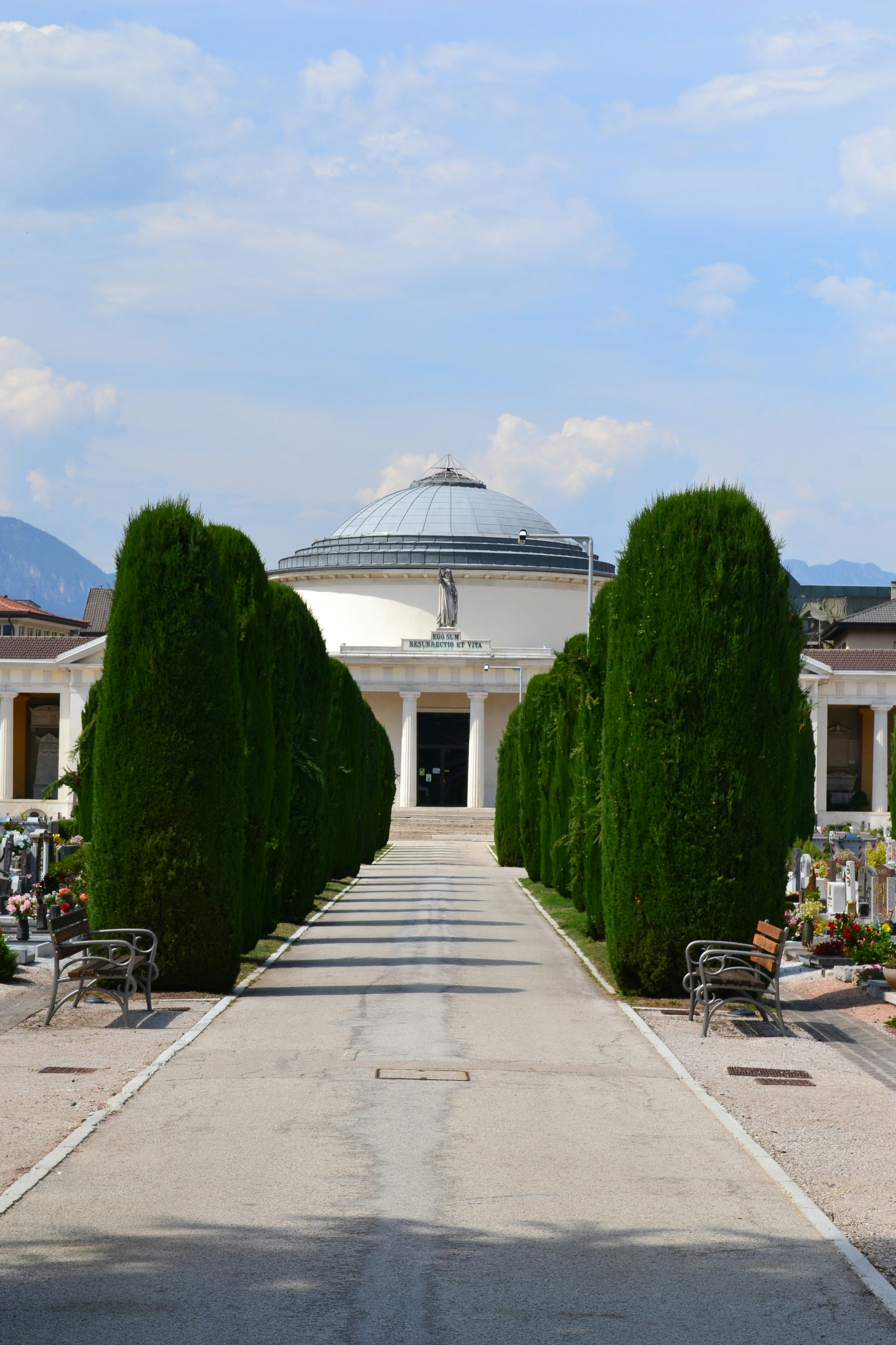 Pinnacled Pathway Toward a Classical Rotunda