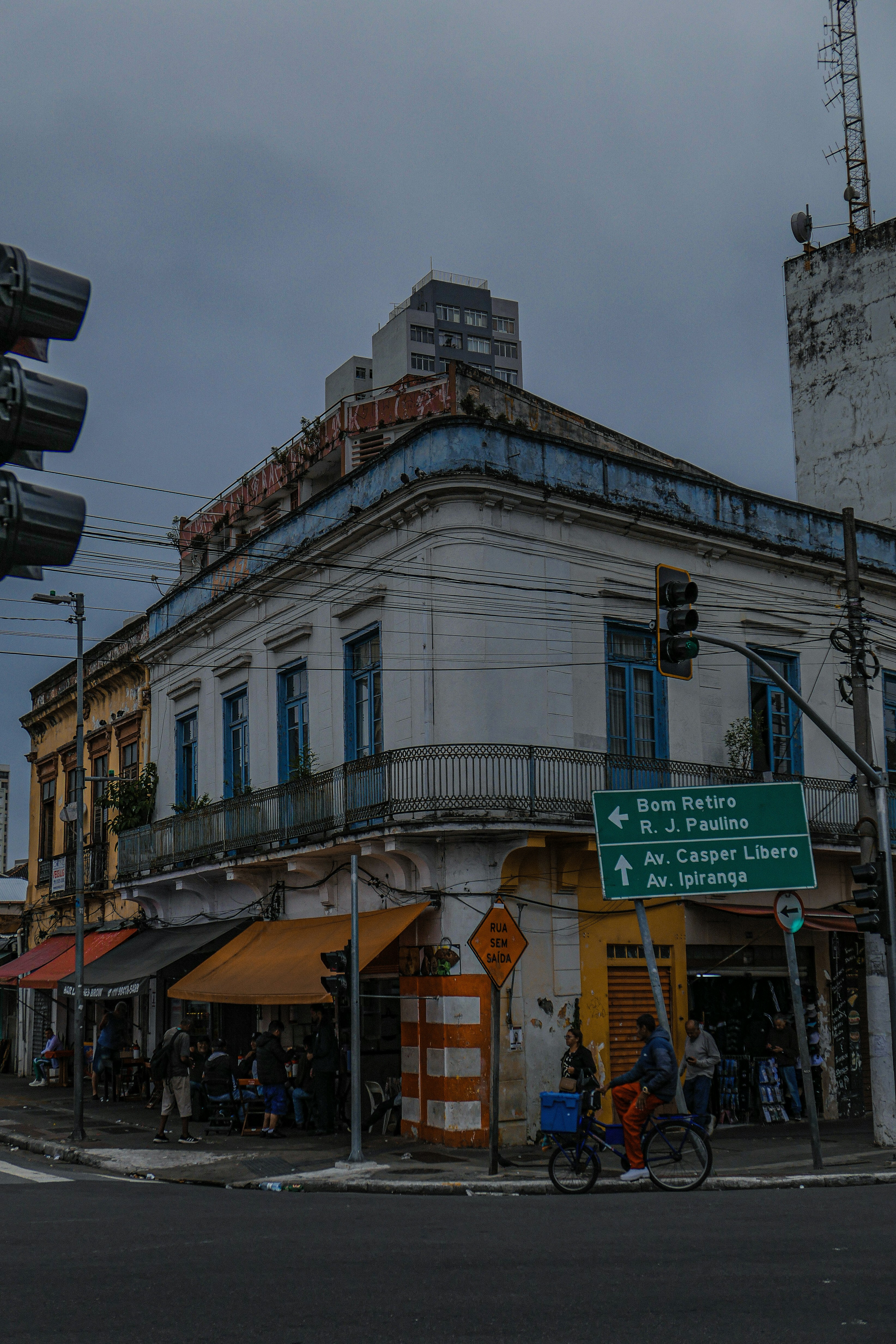 Corner of Time: The Weathered Facade at Rua das Quatro Cantos