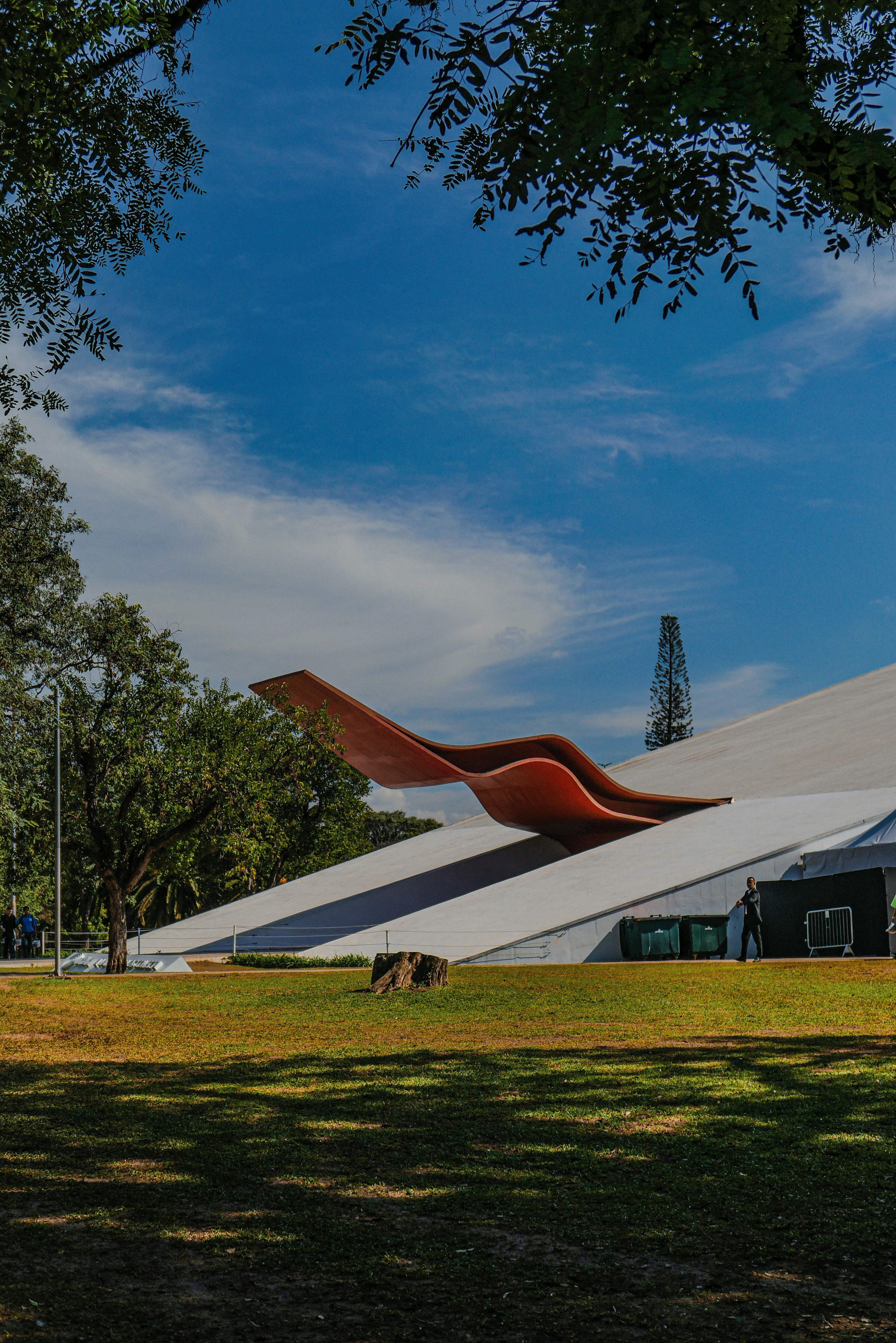 Sculpted Sail over a Modern Terrace: Abstract Architecture Meets Sky