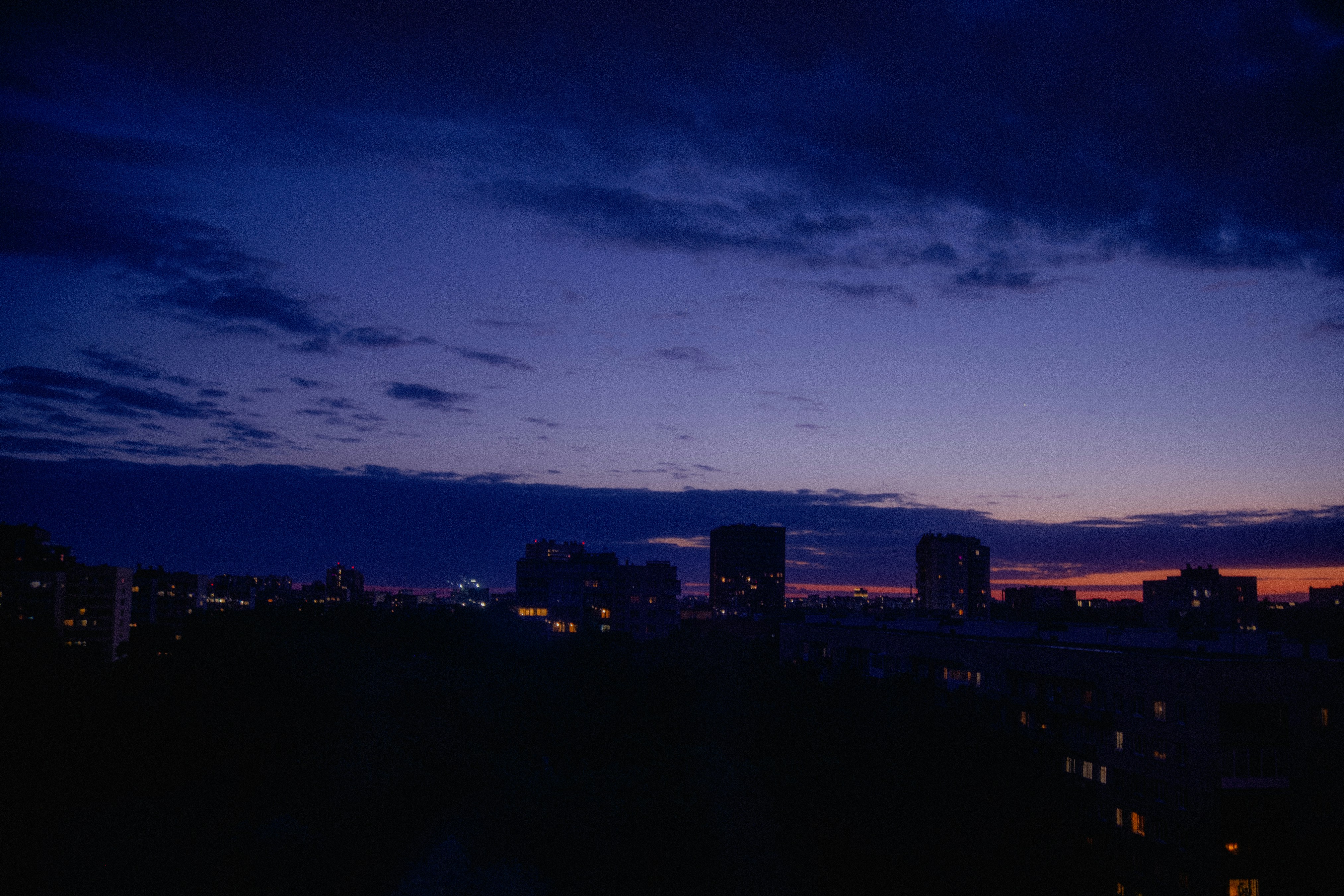 Dusk Skyline: Quiet Horizon Over a Sleeping City