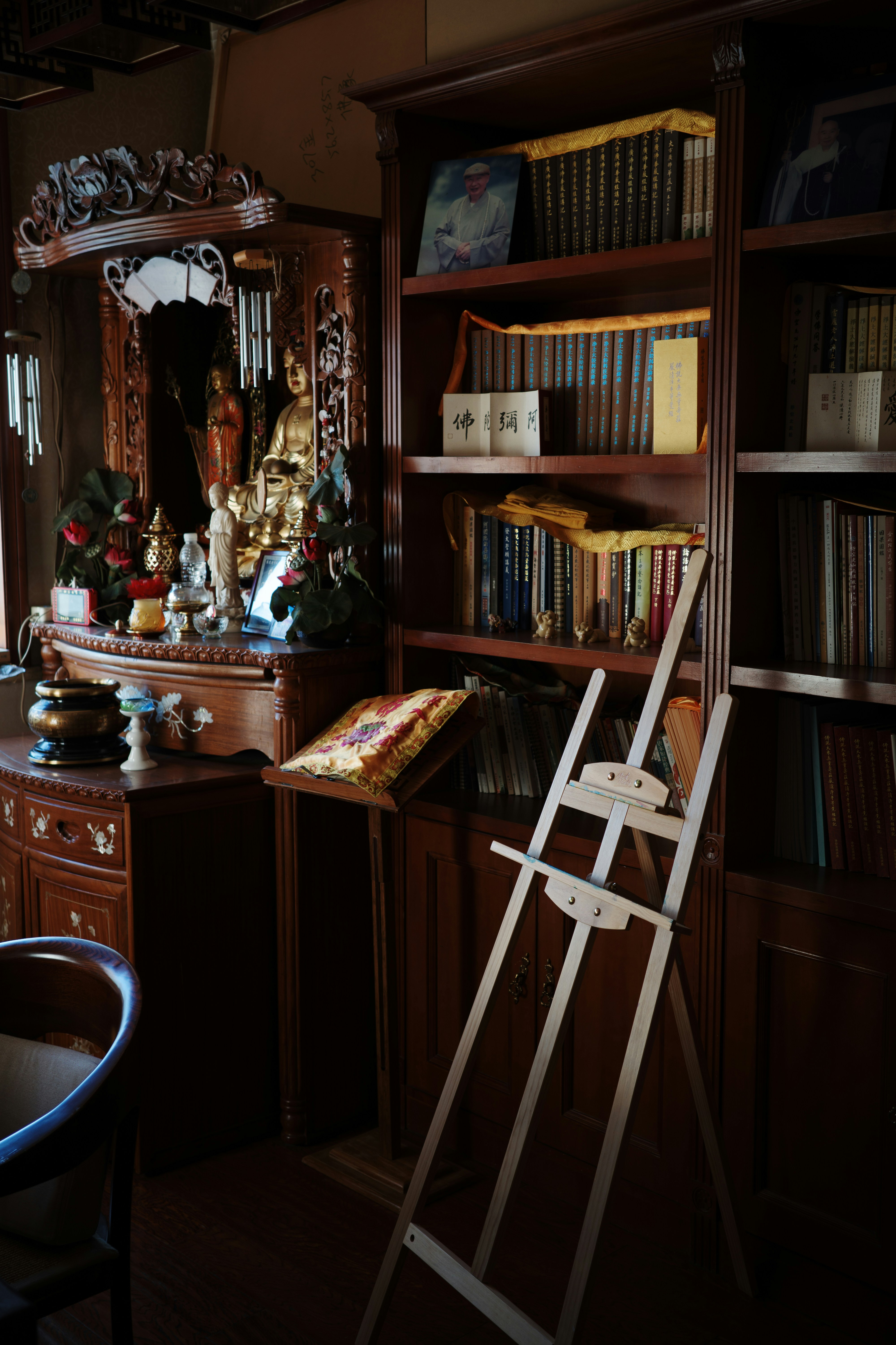 Quiet Shrine: A Wooden Library with an Inclined Bible Stand