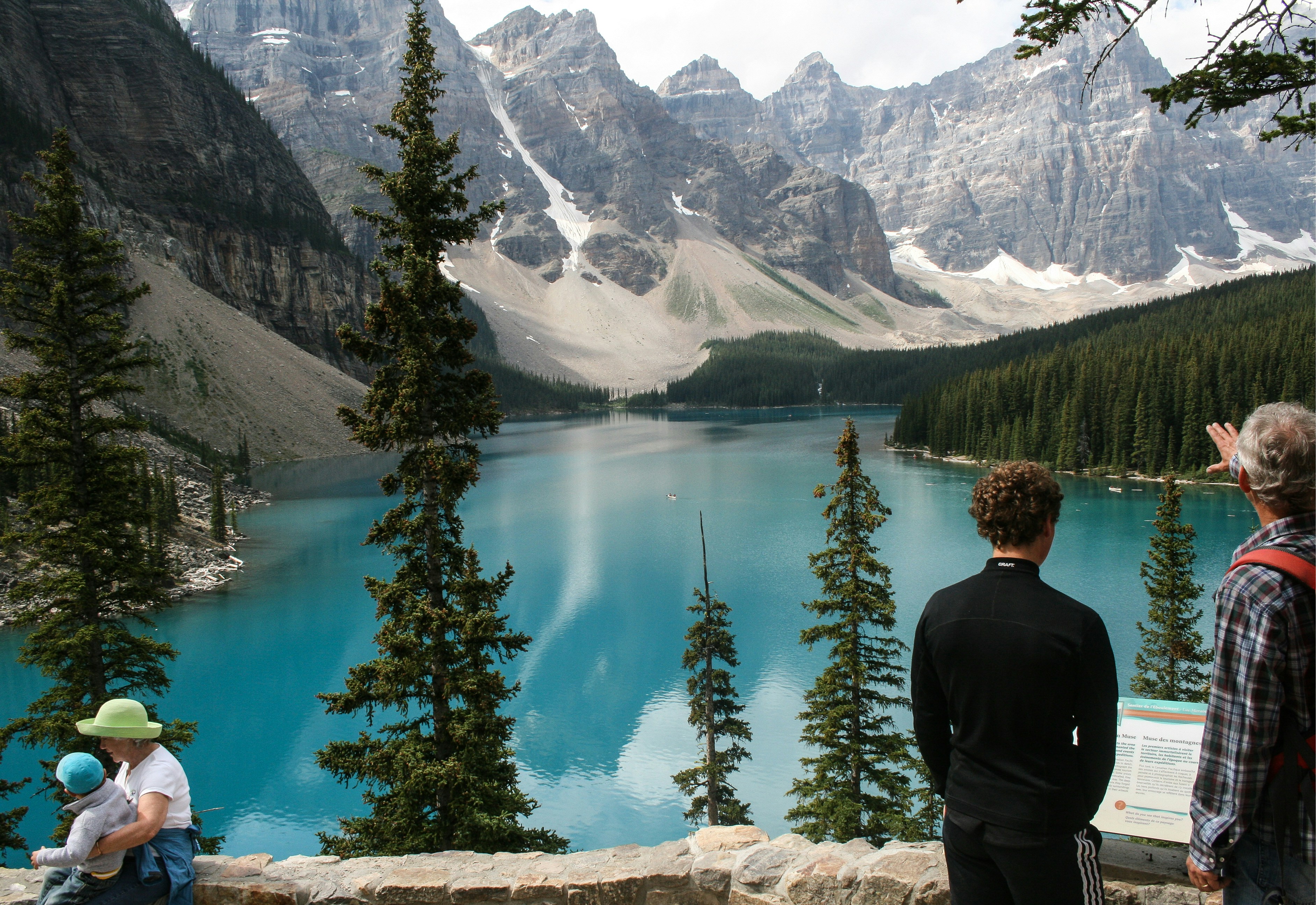 Emerald Basin Lookout: Tourists at the Edge of the Moraine