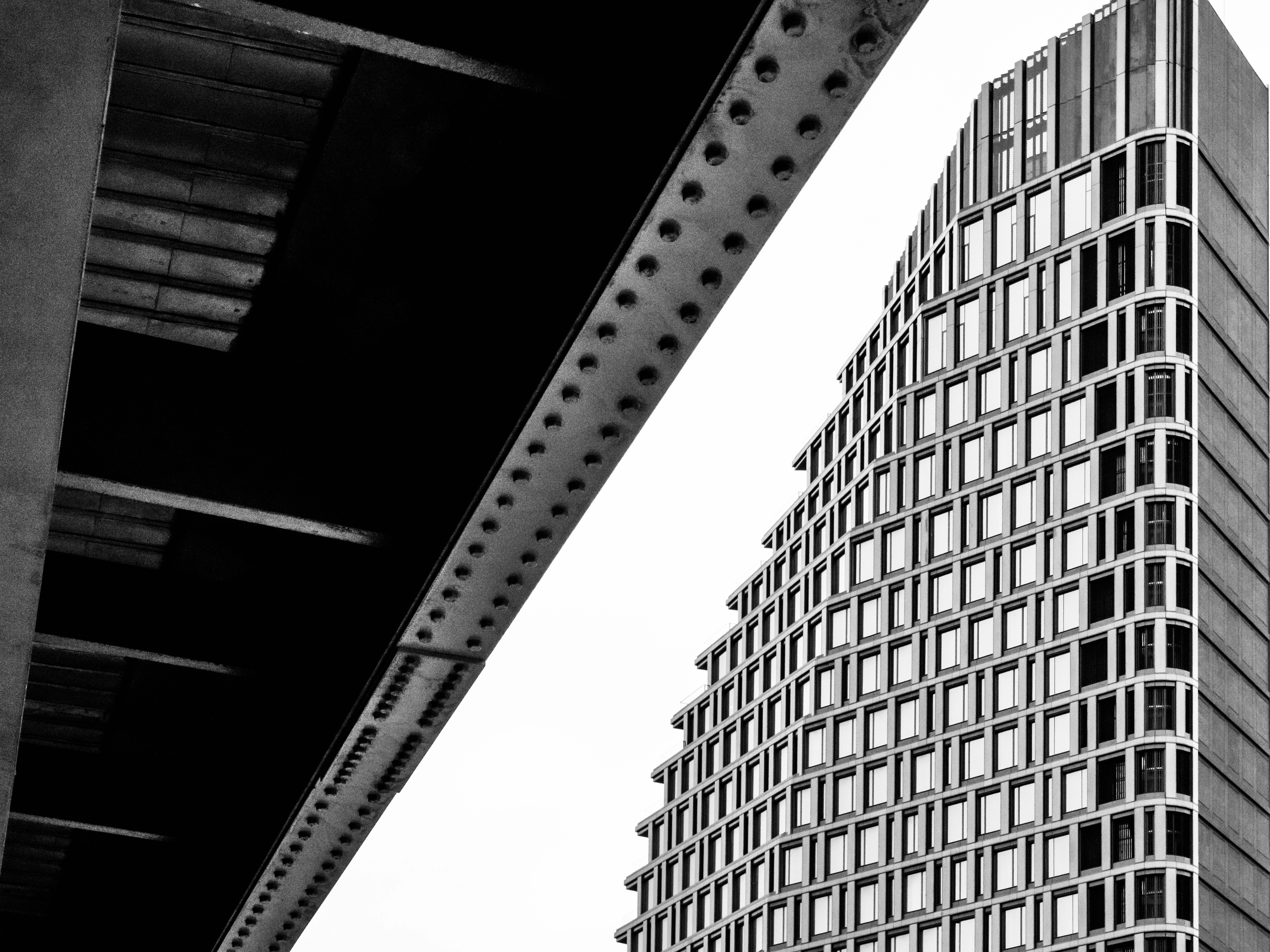 Diagonal Edge: Urban Geometry in Monochrome