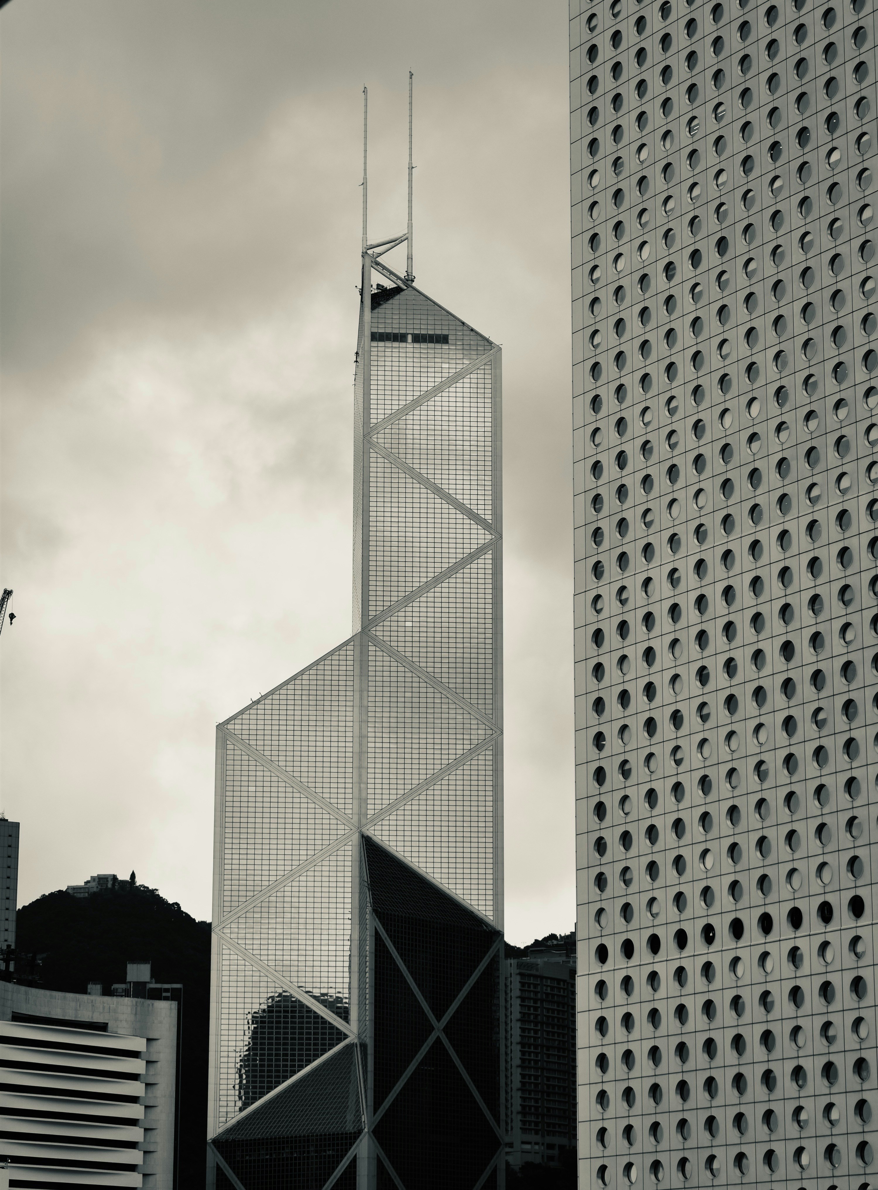 Triumph of Geometry: Vertical Skyscraper Adrift in a Sea of Circles