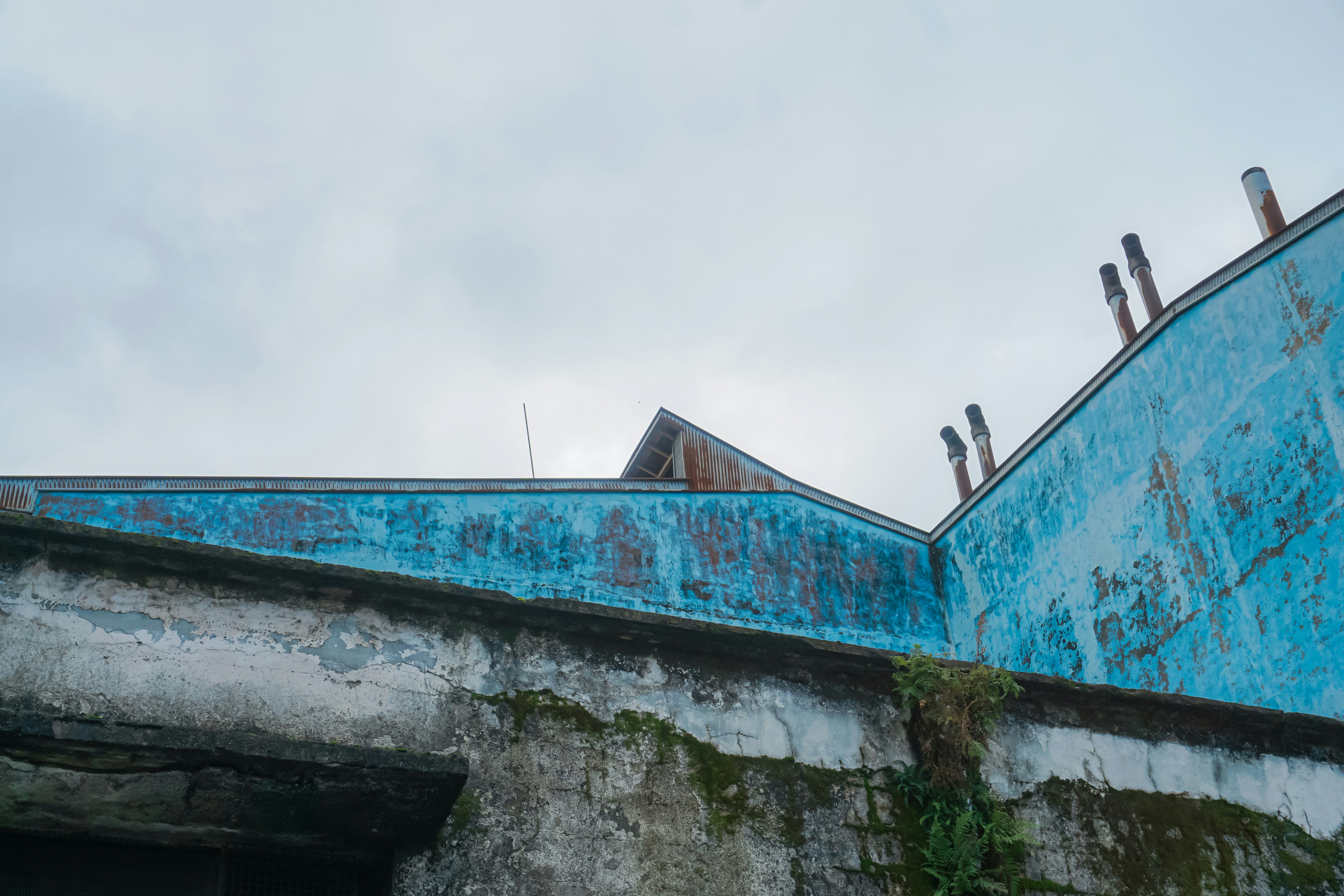 Blue Edges of Distant Structures