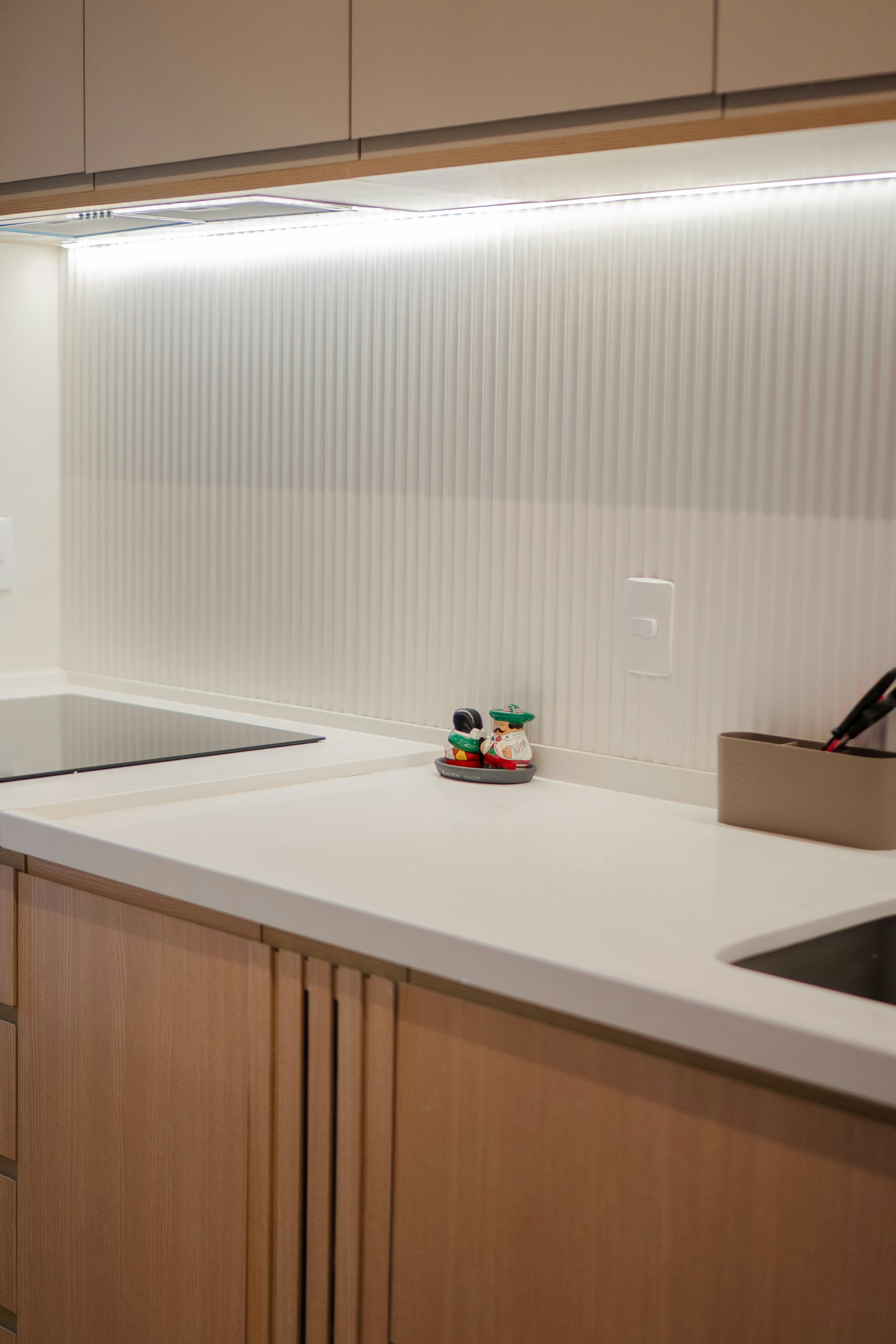 Minimalist Kitchen Counter with Small Decorative Jar Ensemble