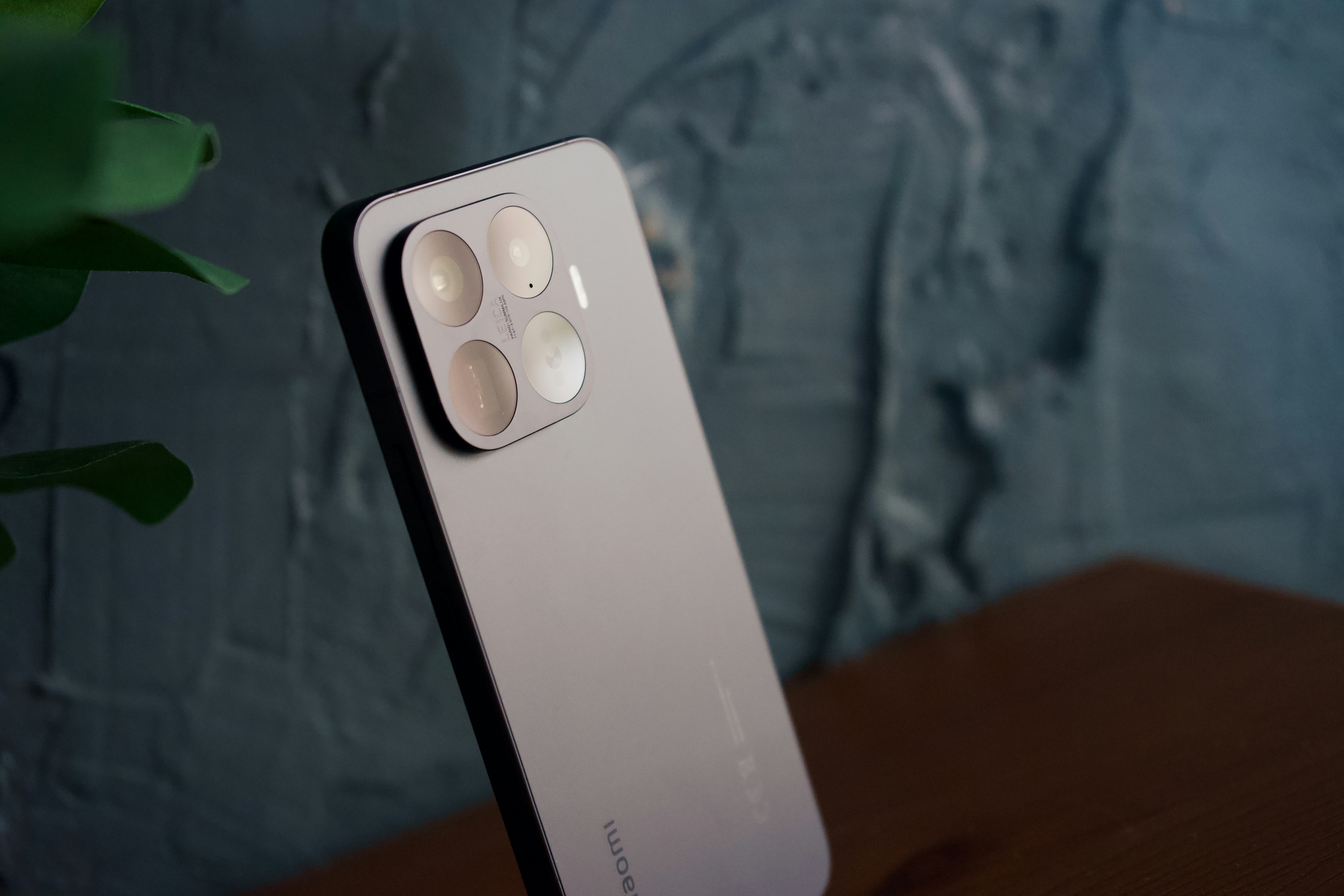 Matte Apple: Pro triple-lens Quiet Presence on a Desk