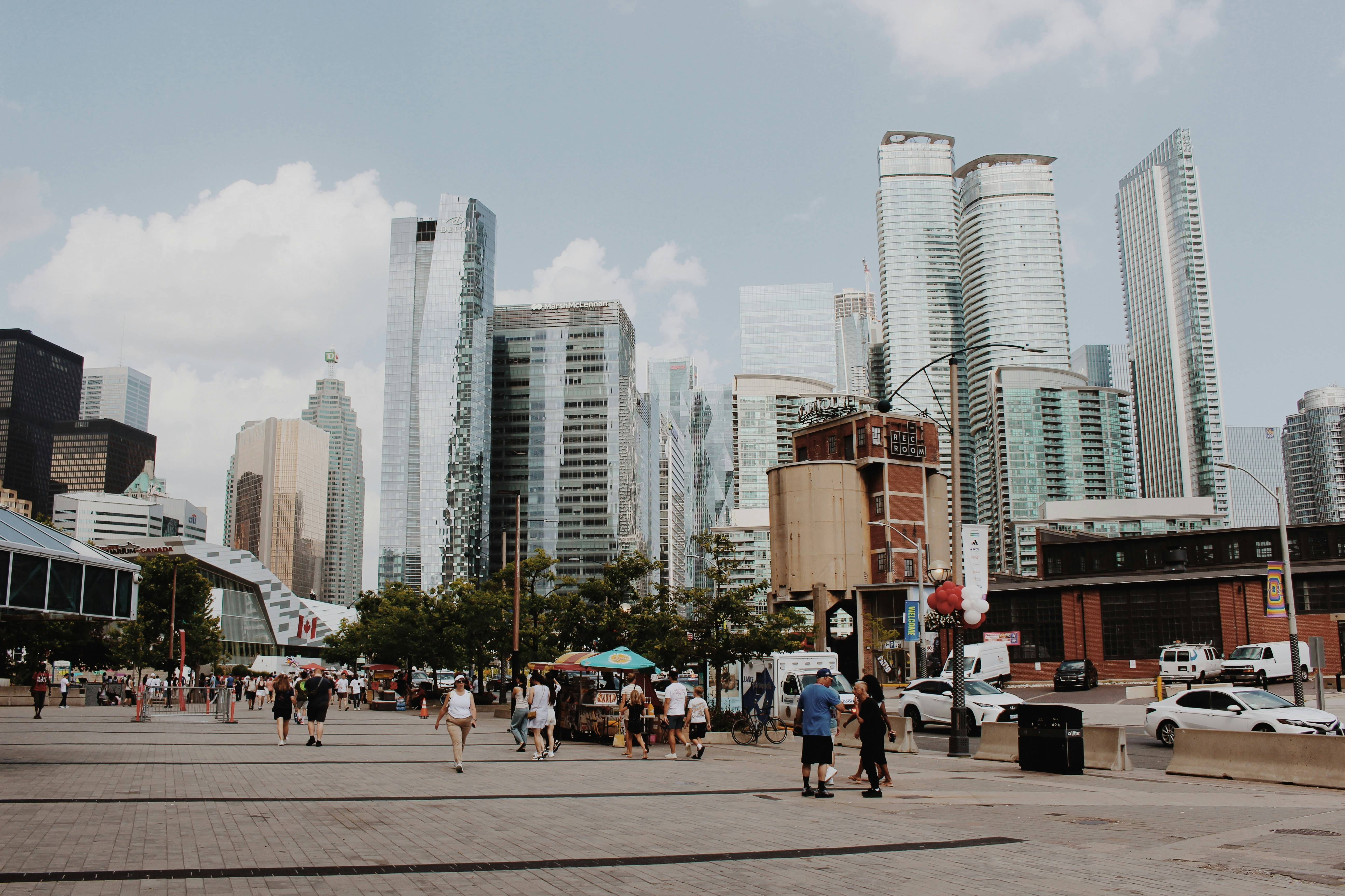 City Square Pulse: People, Skyward Towers, and a Walkable Stage