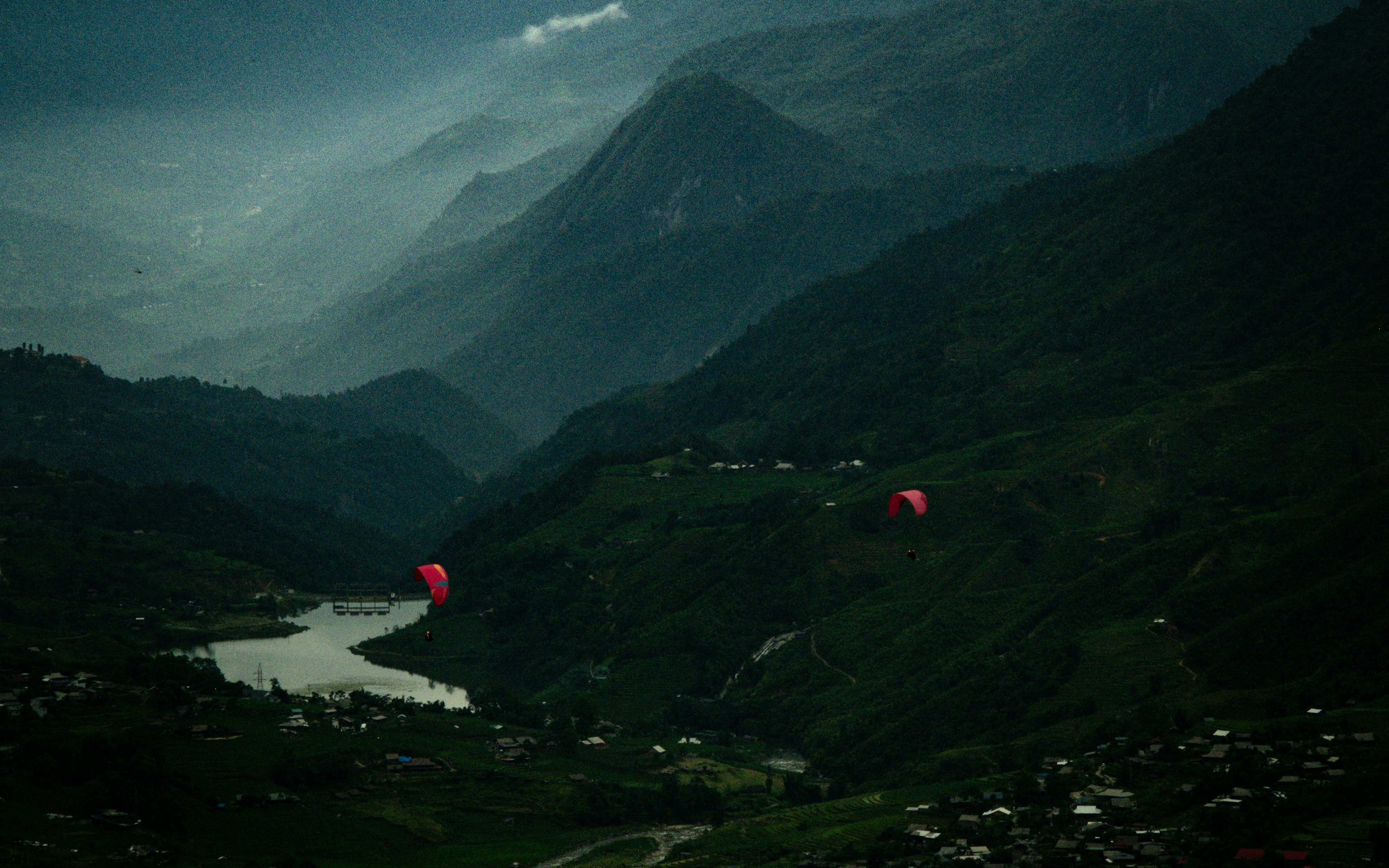 Red Kite Over the Valley: A Quiet Climb Between Misty Peaks