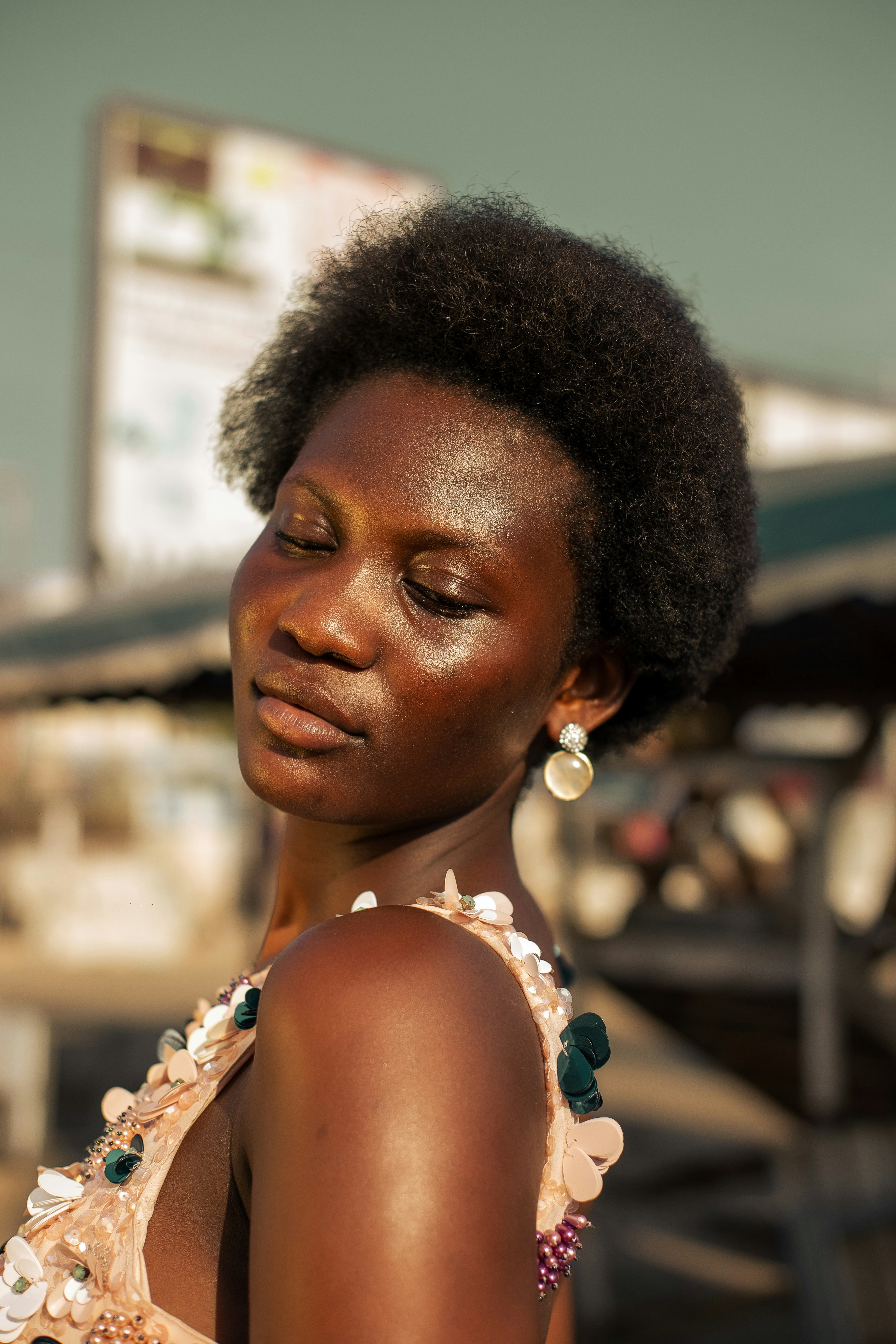 Sunlit Quiet: Portrait of a Dreamy Moment
