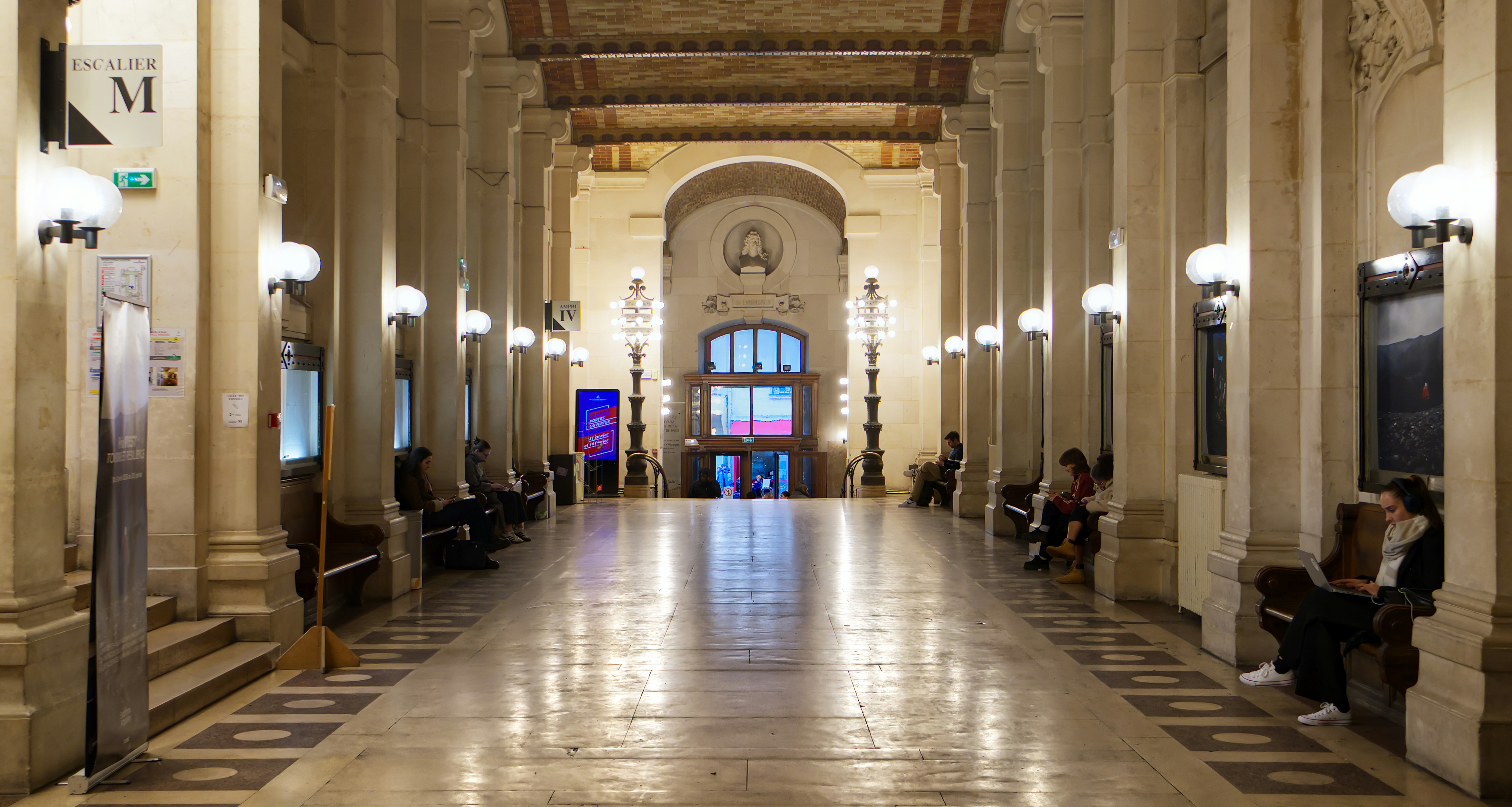 Echoes of Limestone: A Translucent Hall of Quiet Lights