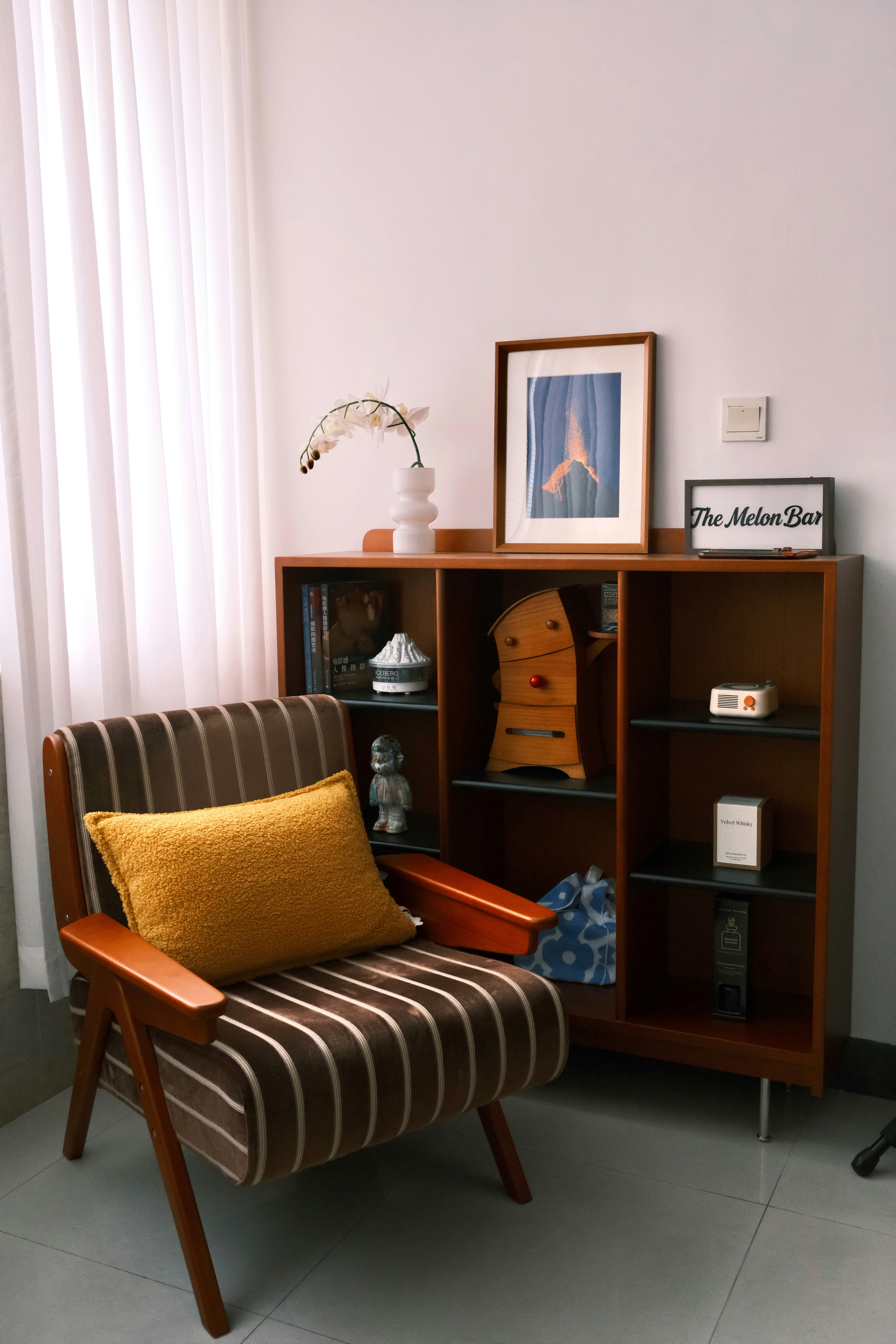 Mid-Century Quiet: Warmth and Wood in a Cozy Corner