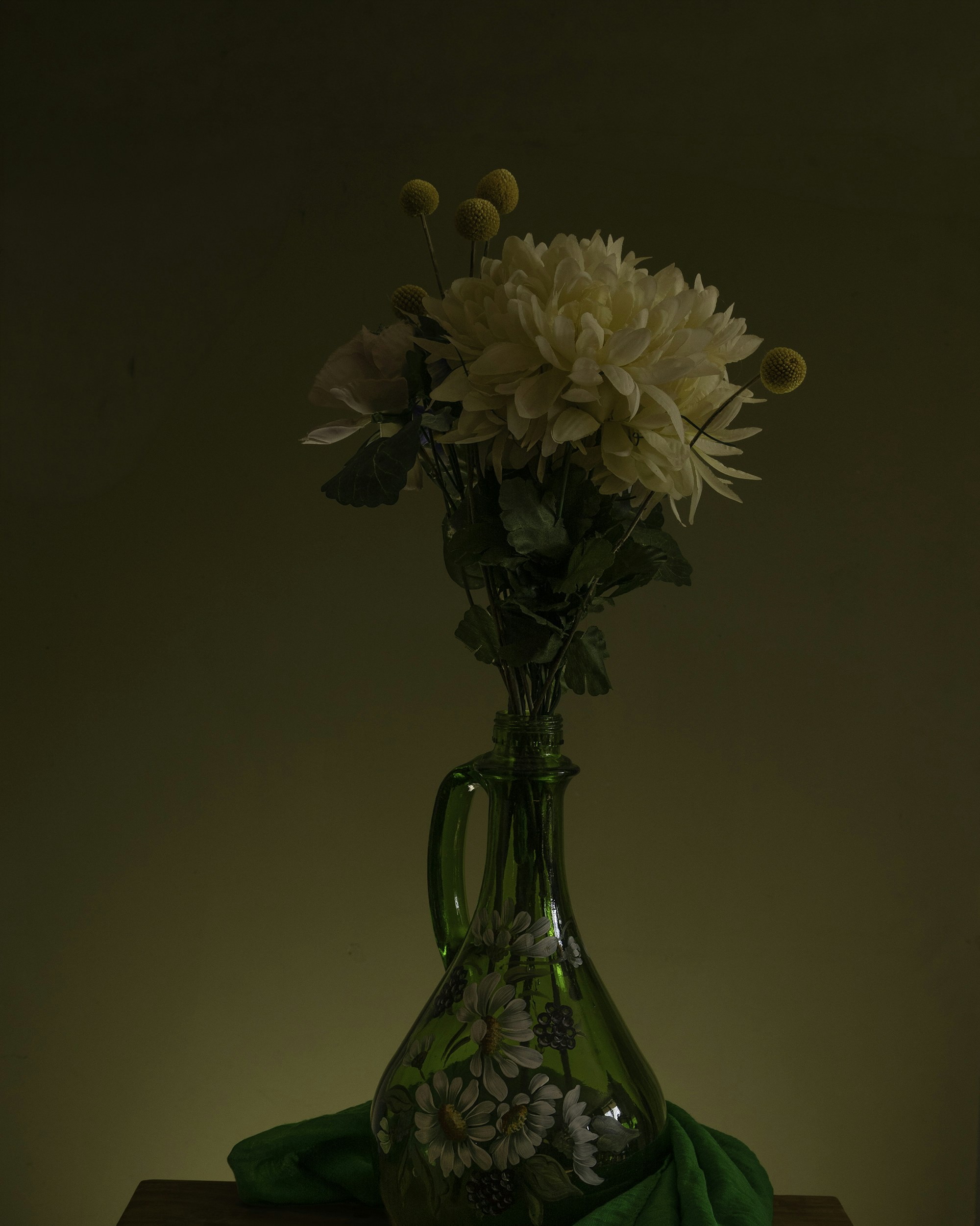 Still Life Bloom in Glass — a Quiet Vase Portrait