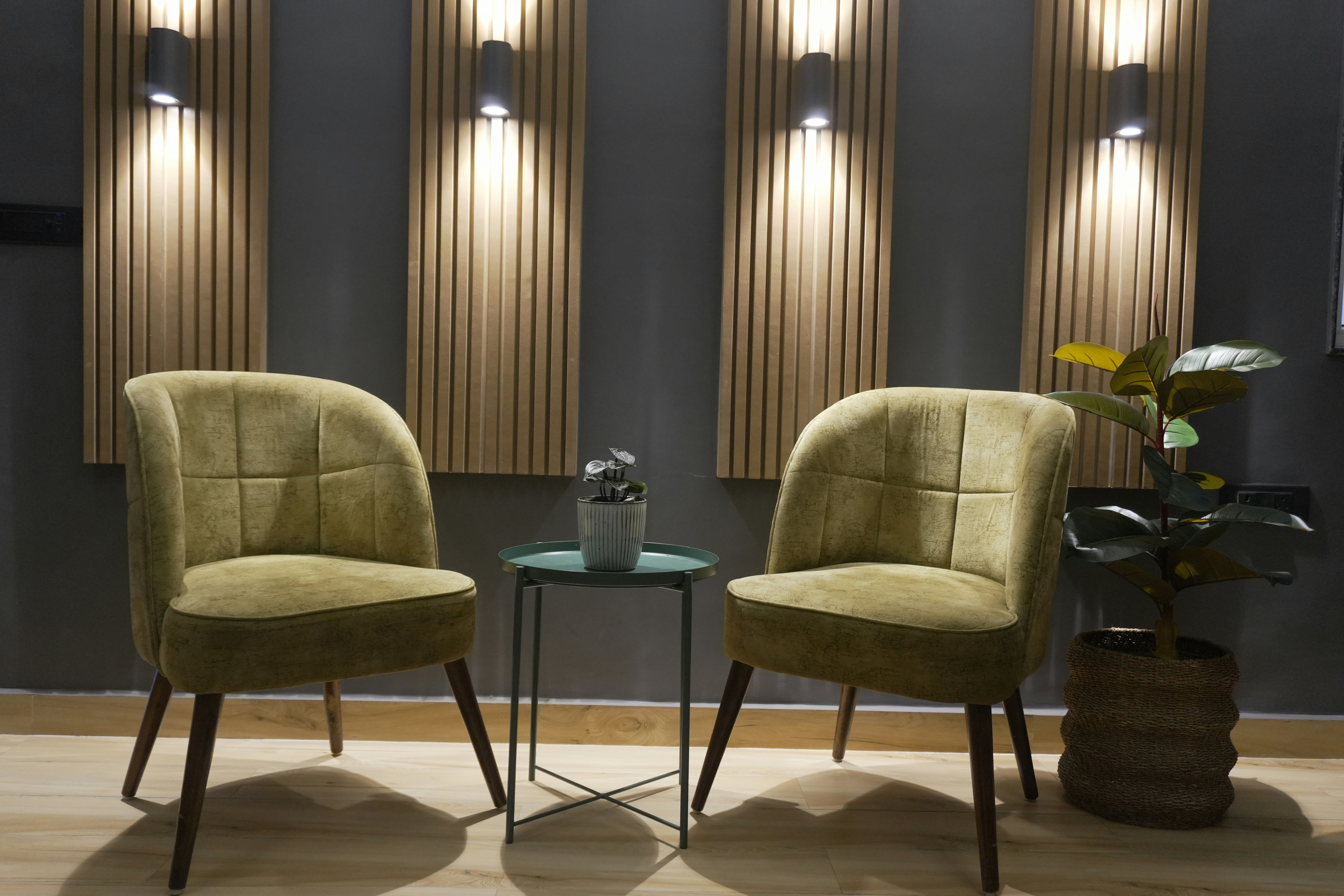 Midcentury Dialogues: Olive Chairs and a Quiet Corner