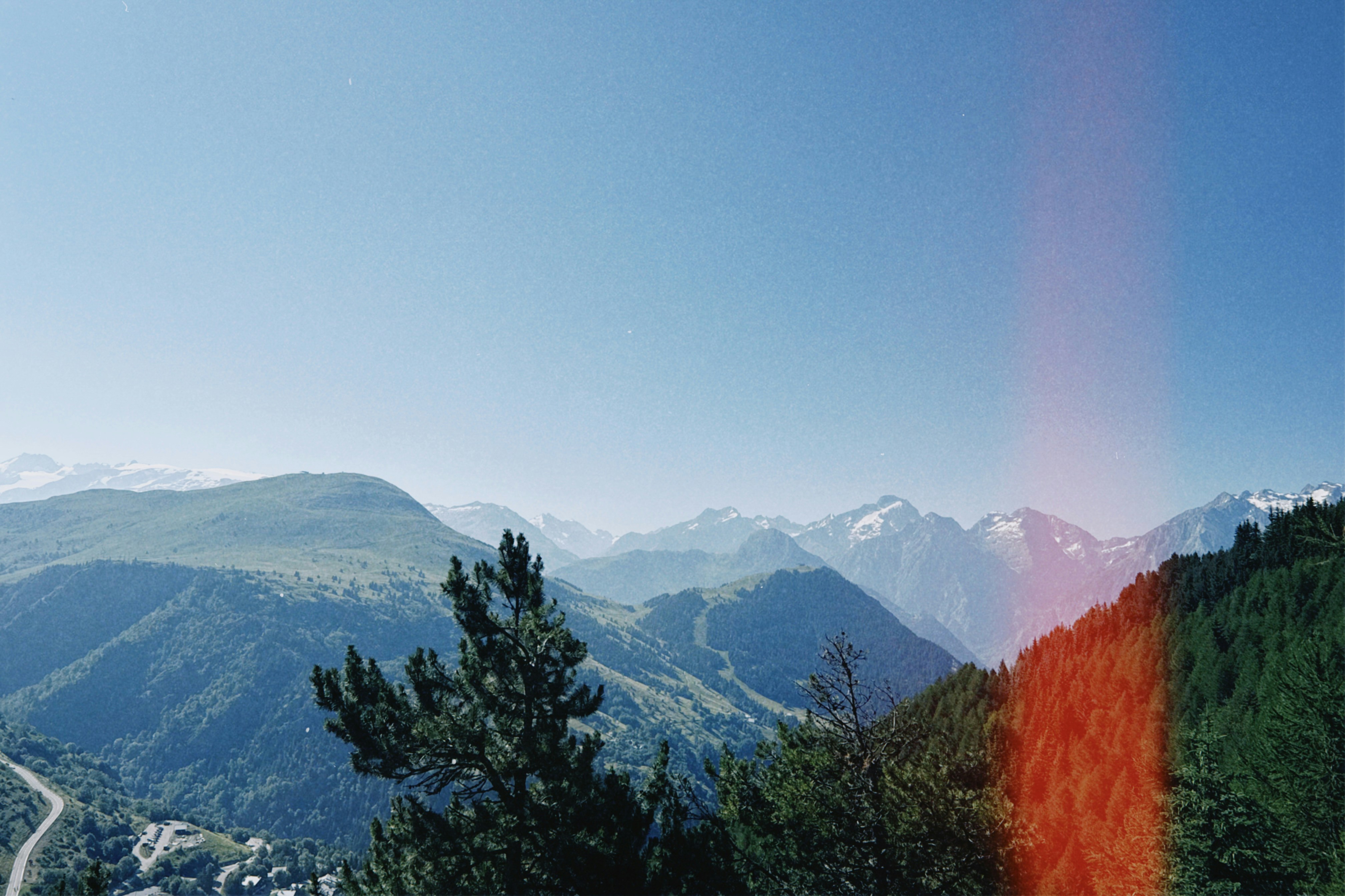 Sunlit Alps Beneath a Crystal Sky