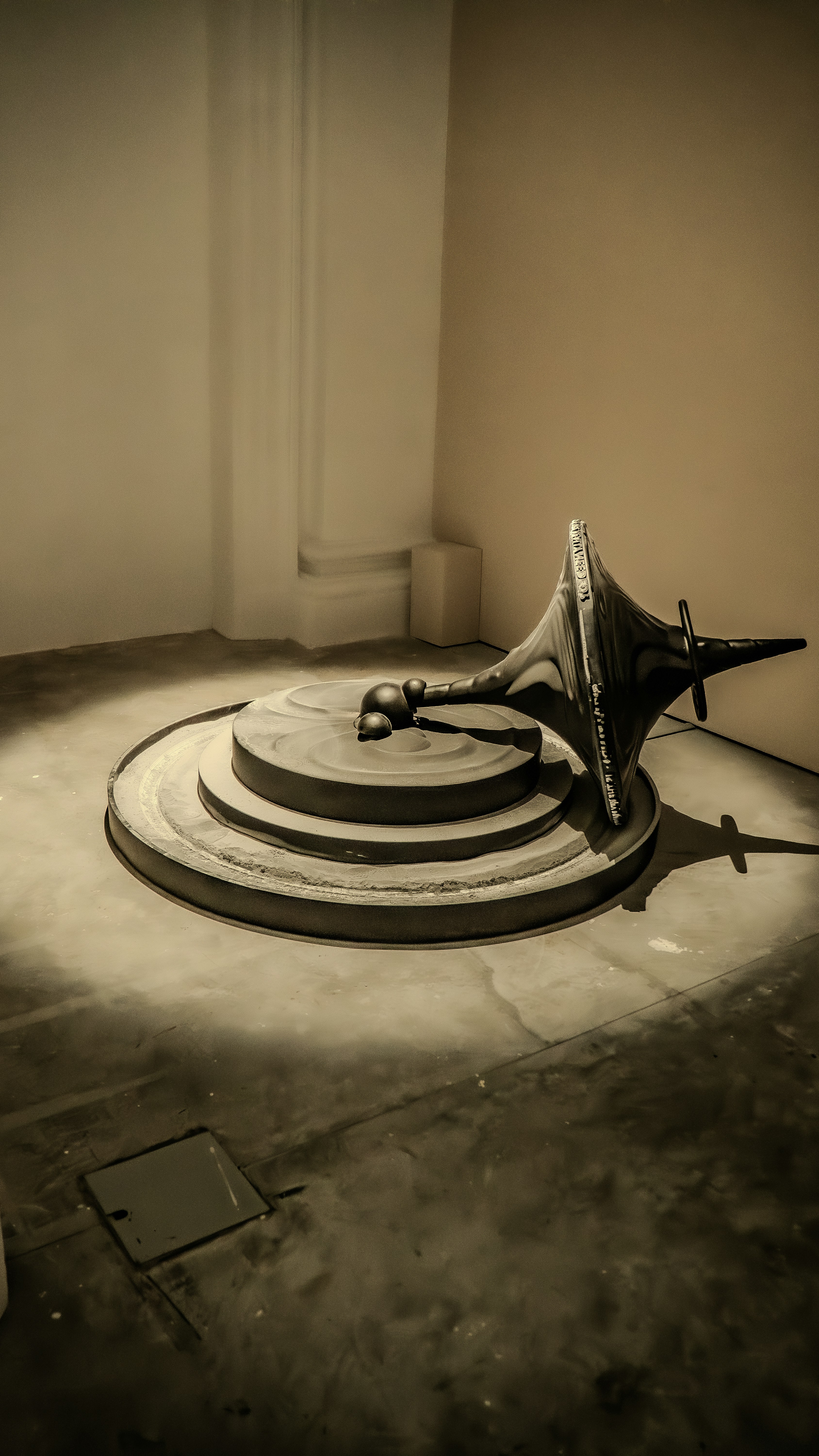 Echoes on a Circular Pedestal: A Silent Spinning Spire