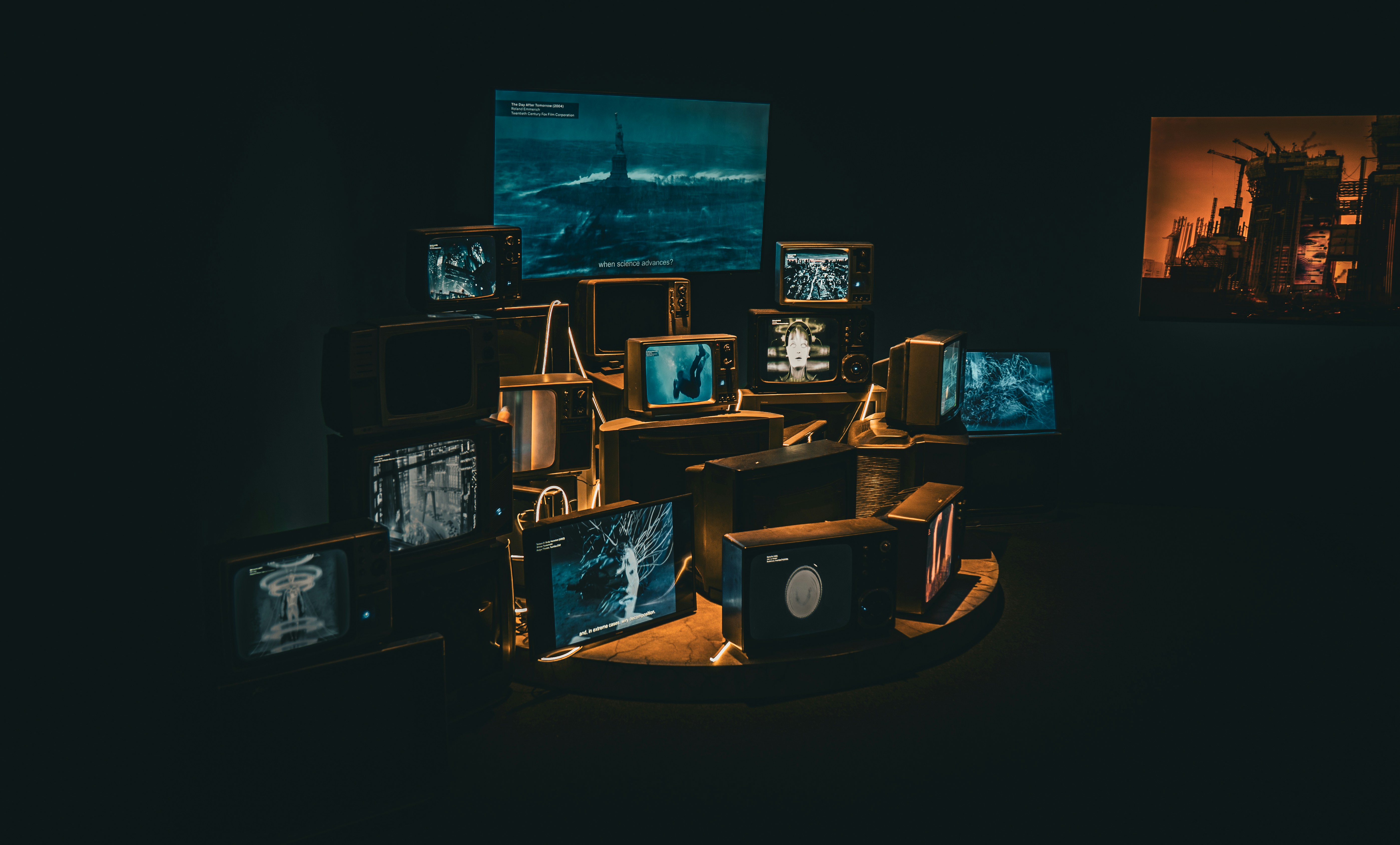 Night of Vintage Screens: A Quiet Display Stack