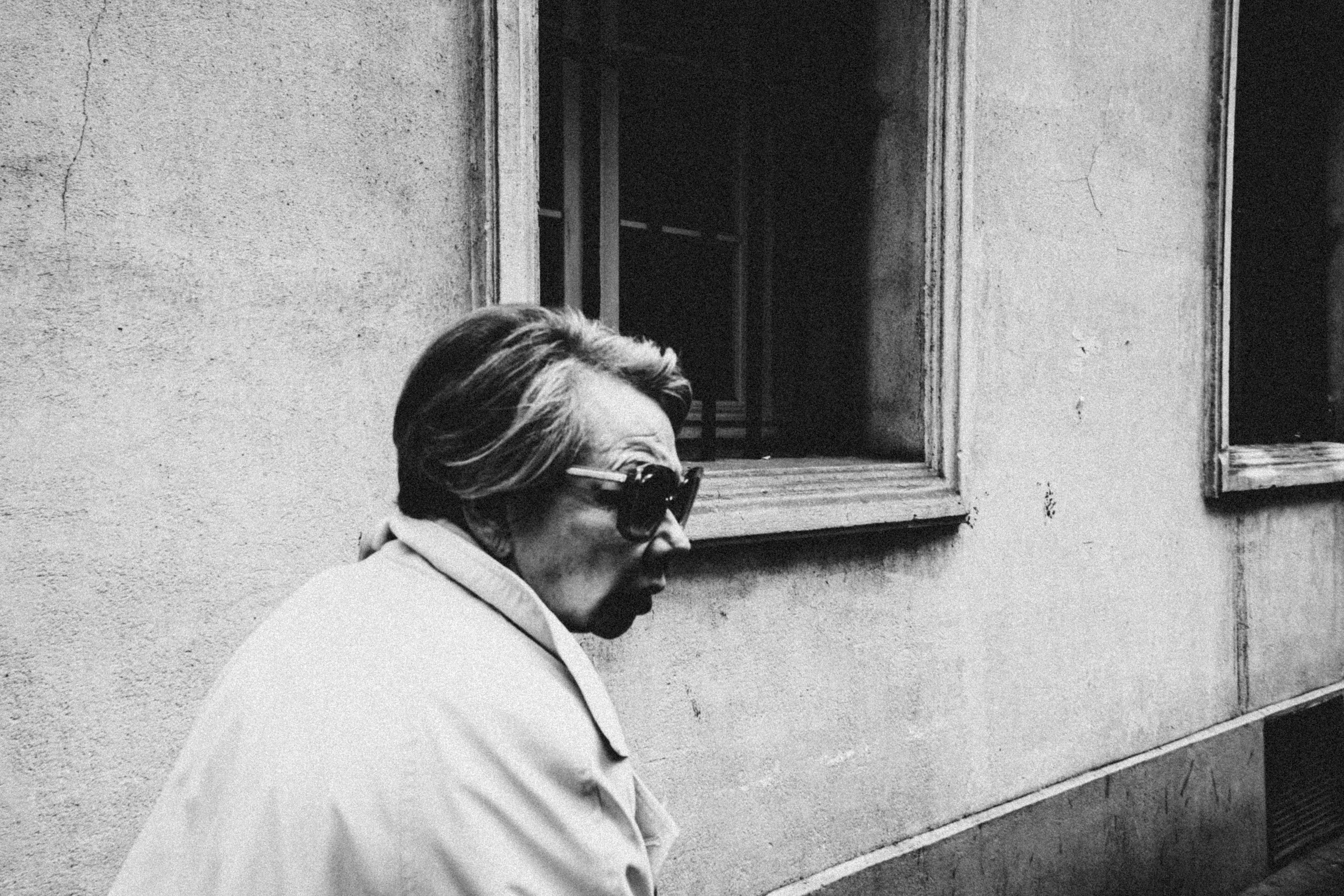 A Quiet Turn: The Streetwise Gaze in Quiet Monochrome