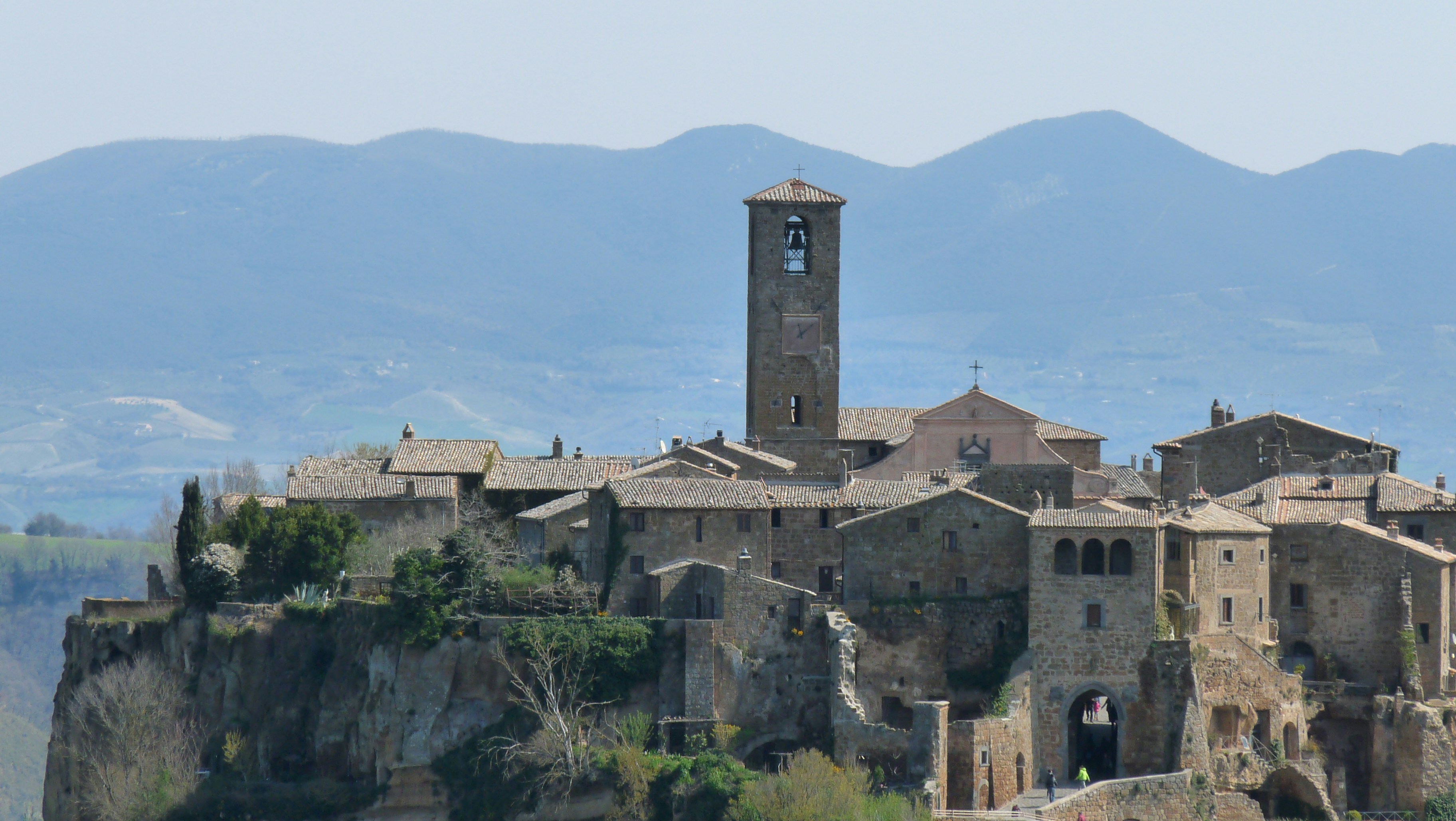 Castle Aligned on the Cliff: A Quiet Village Above the Blue Hills