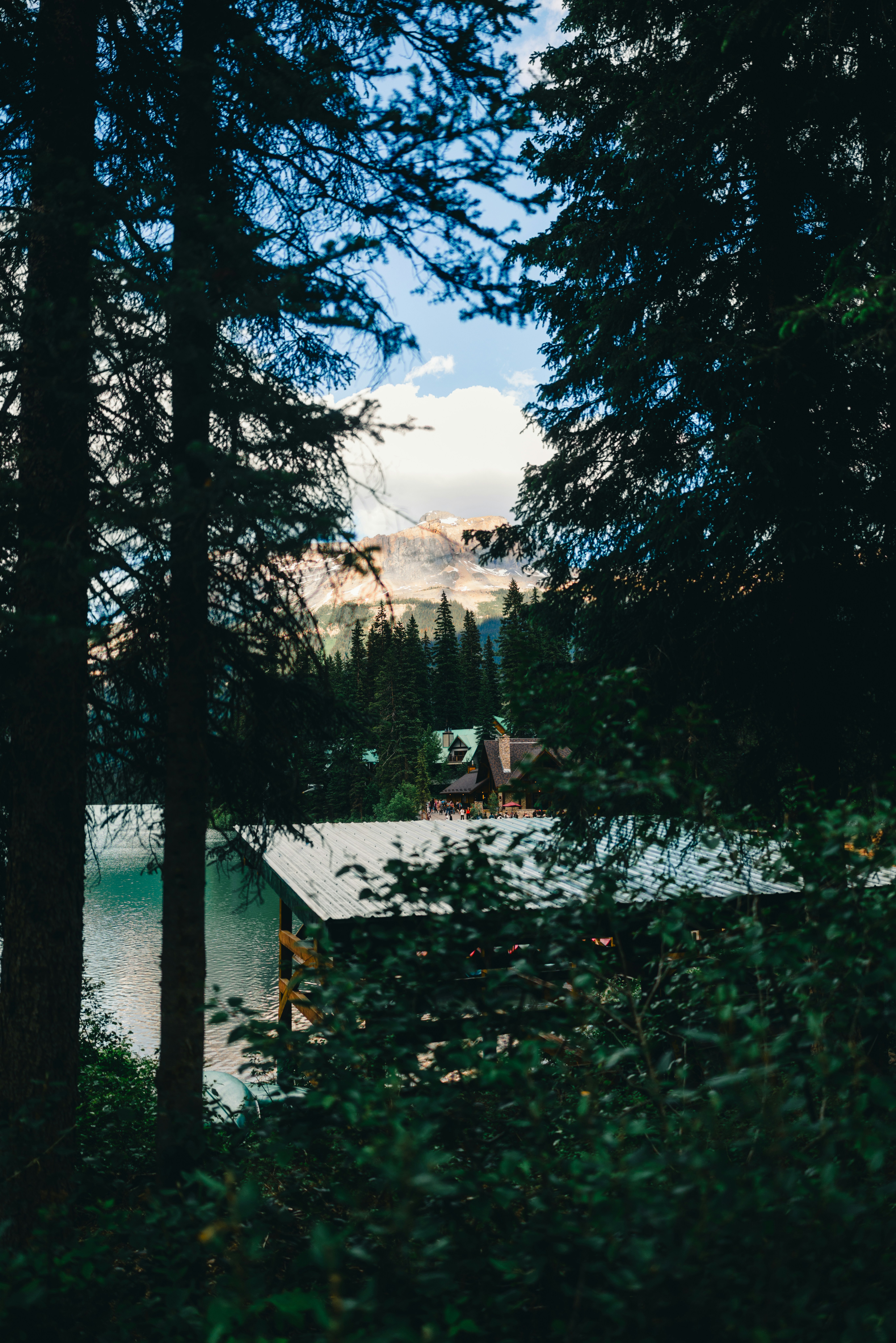 Hidden Chalet by the Snow-White Lake