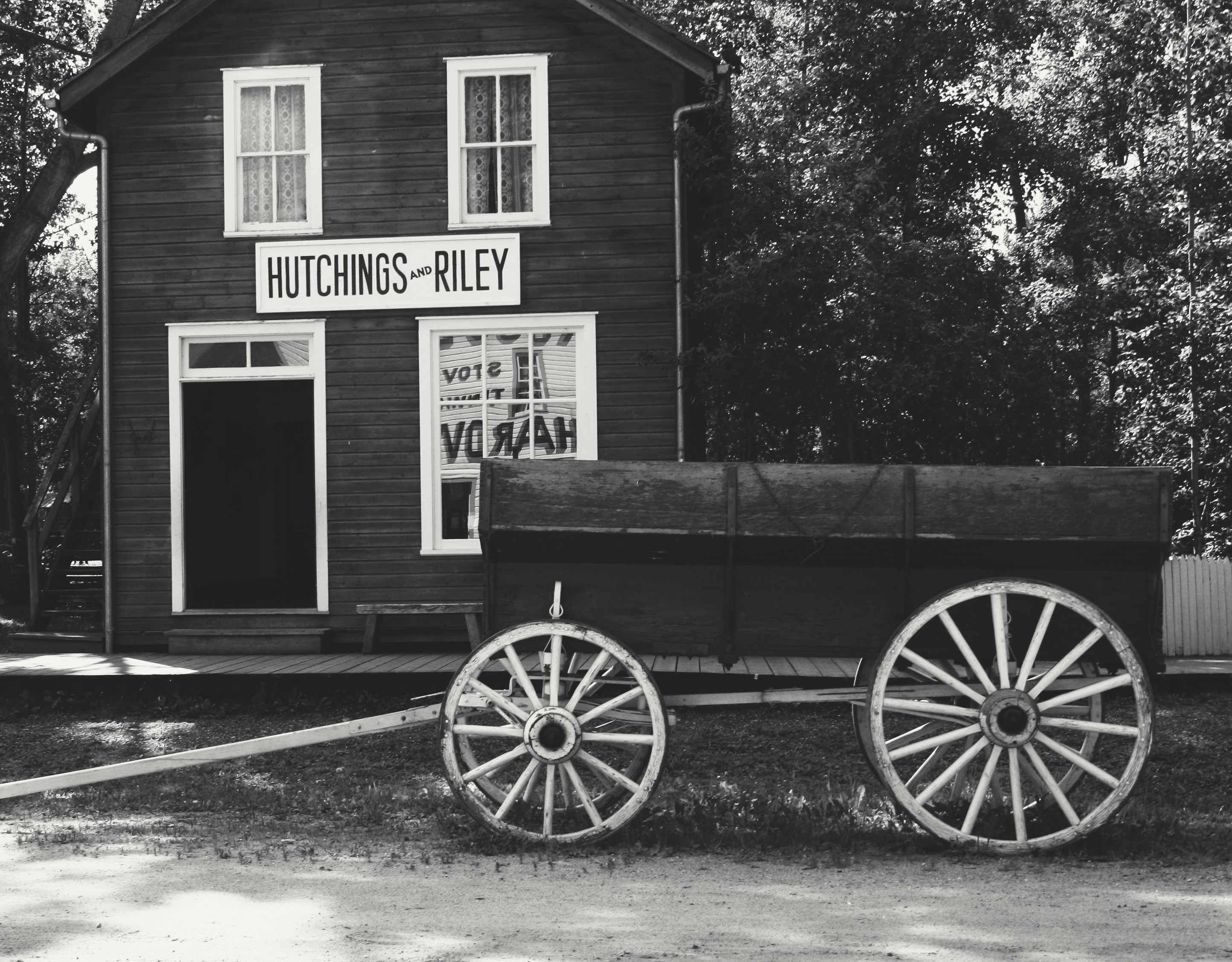 Old Cart, Quiet Town: A Monochrome Stop at Hutchings & Riley