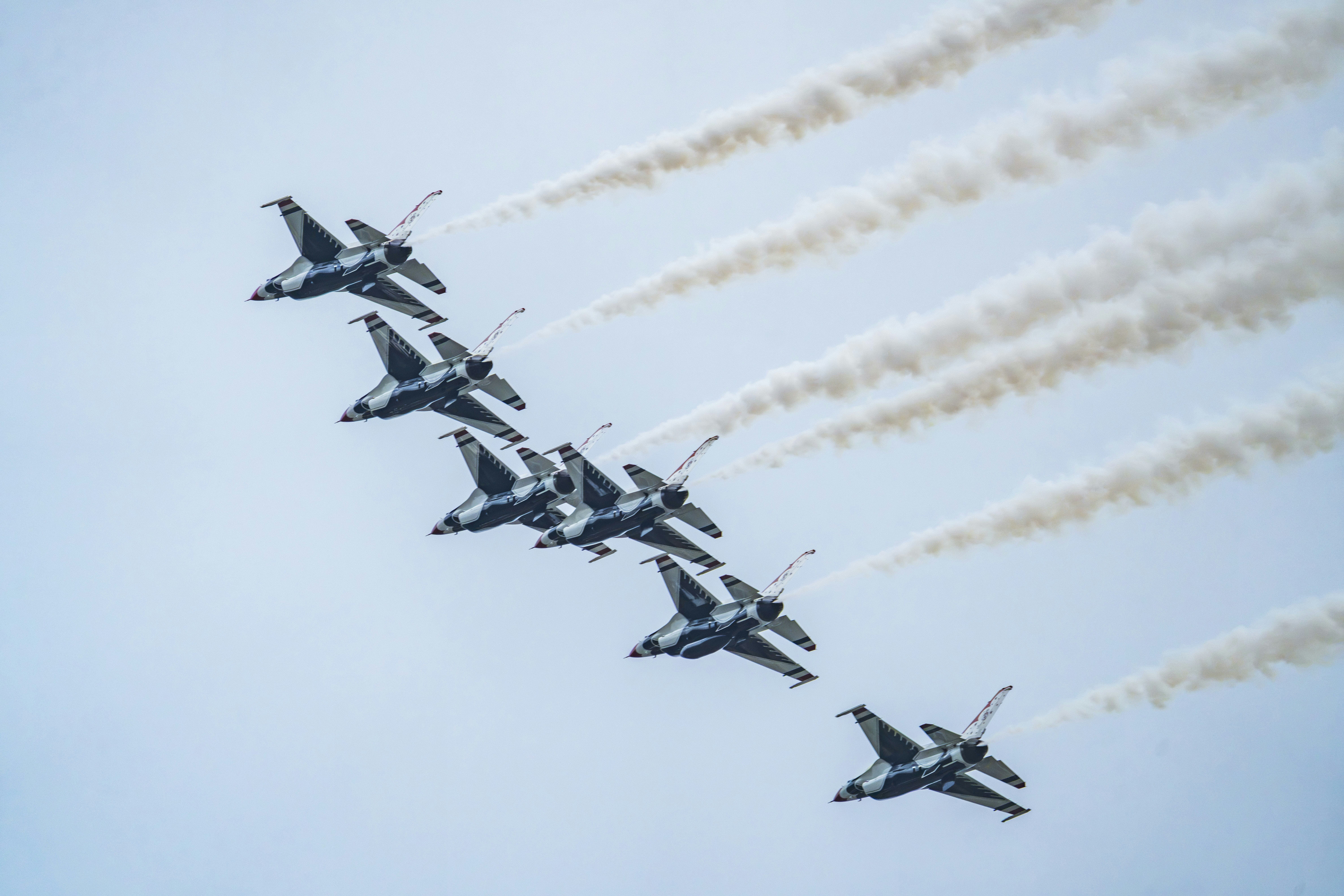 Rogue Arrow Formation: Five Jets Trailing Thundering White Vapes
