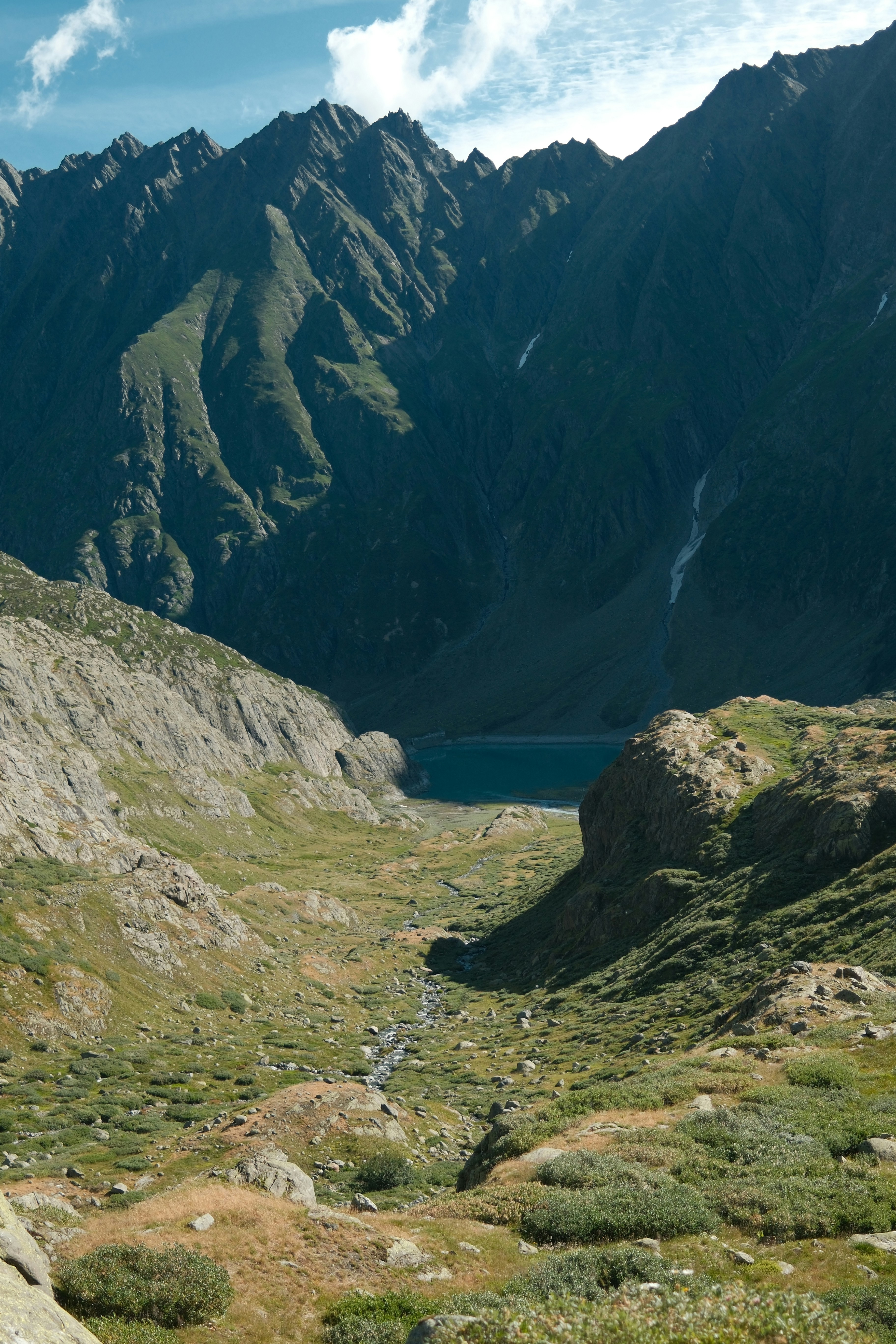 Valley Mirror: A High-Mierra Amphitheater Surrounded by Steep Peaks