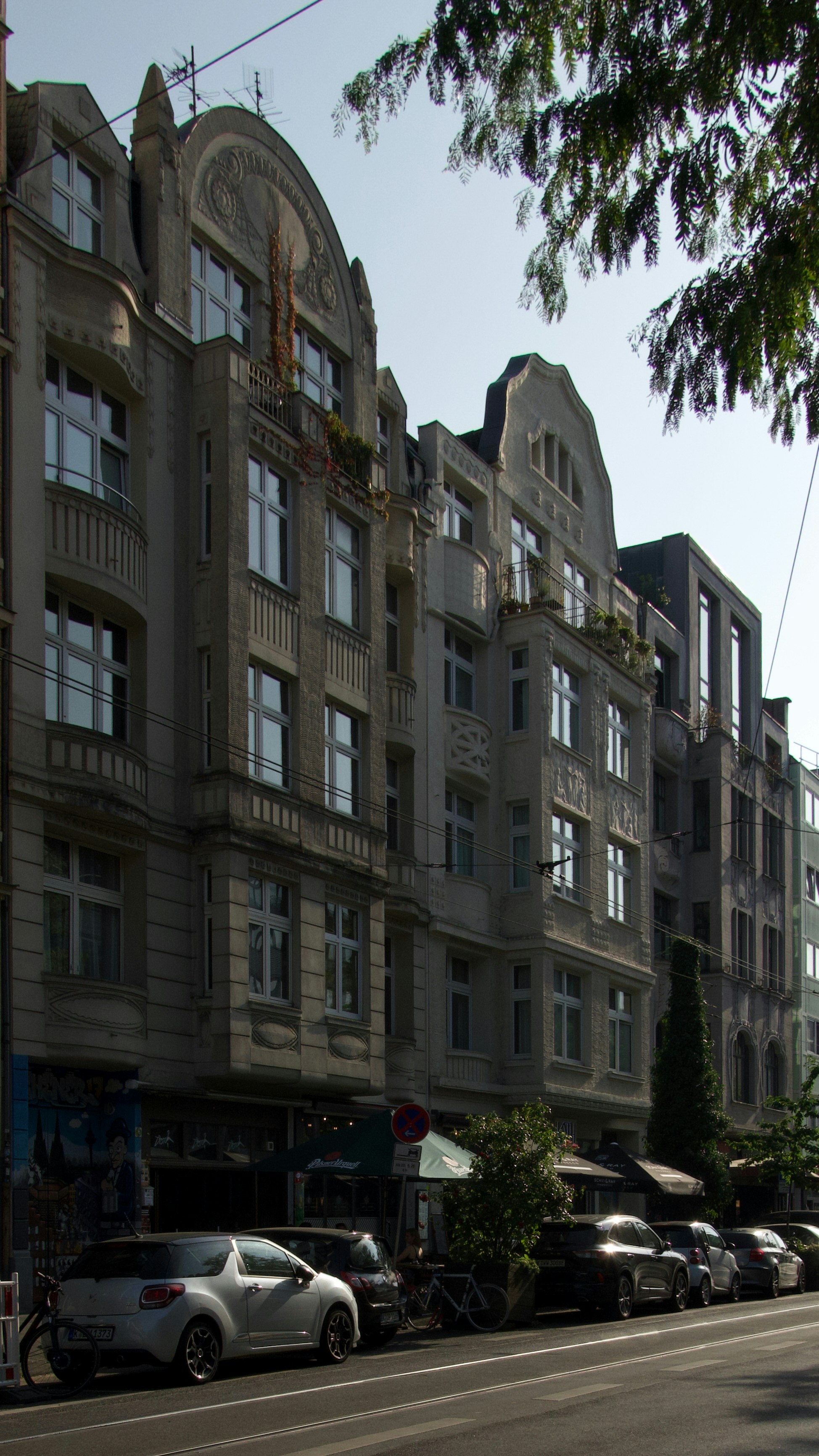 Ornate Facades and Streetlife: A Quiet Arcades of Urban Architecture