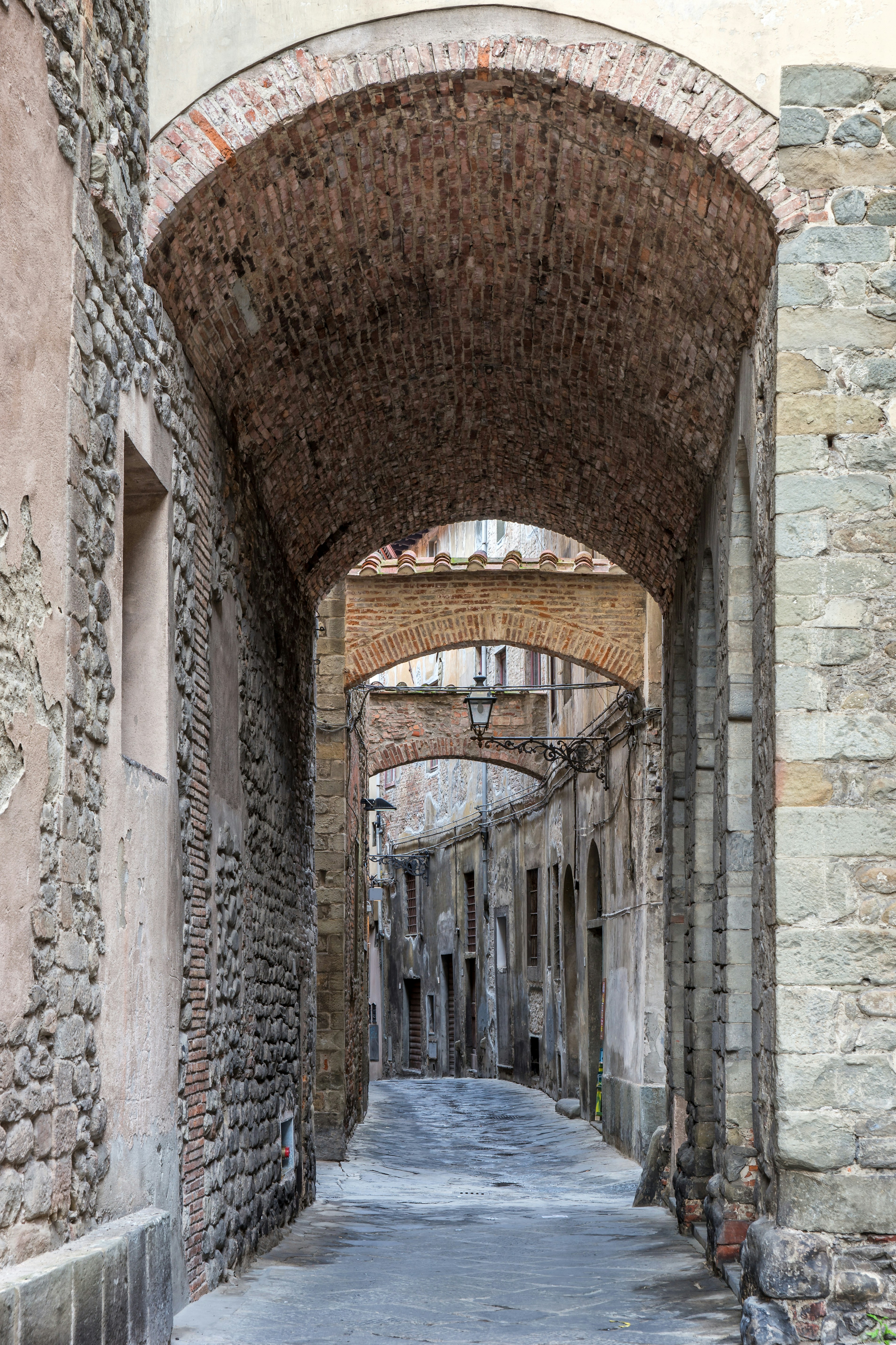 Archways and Cobblestones: A Quiet Alley Through Time