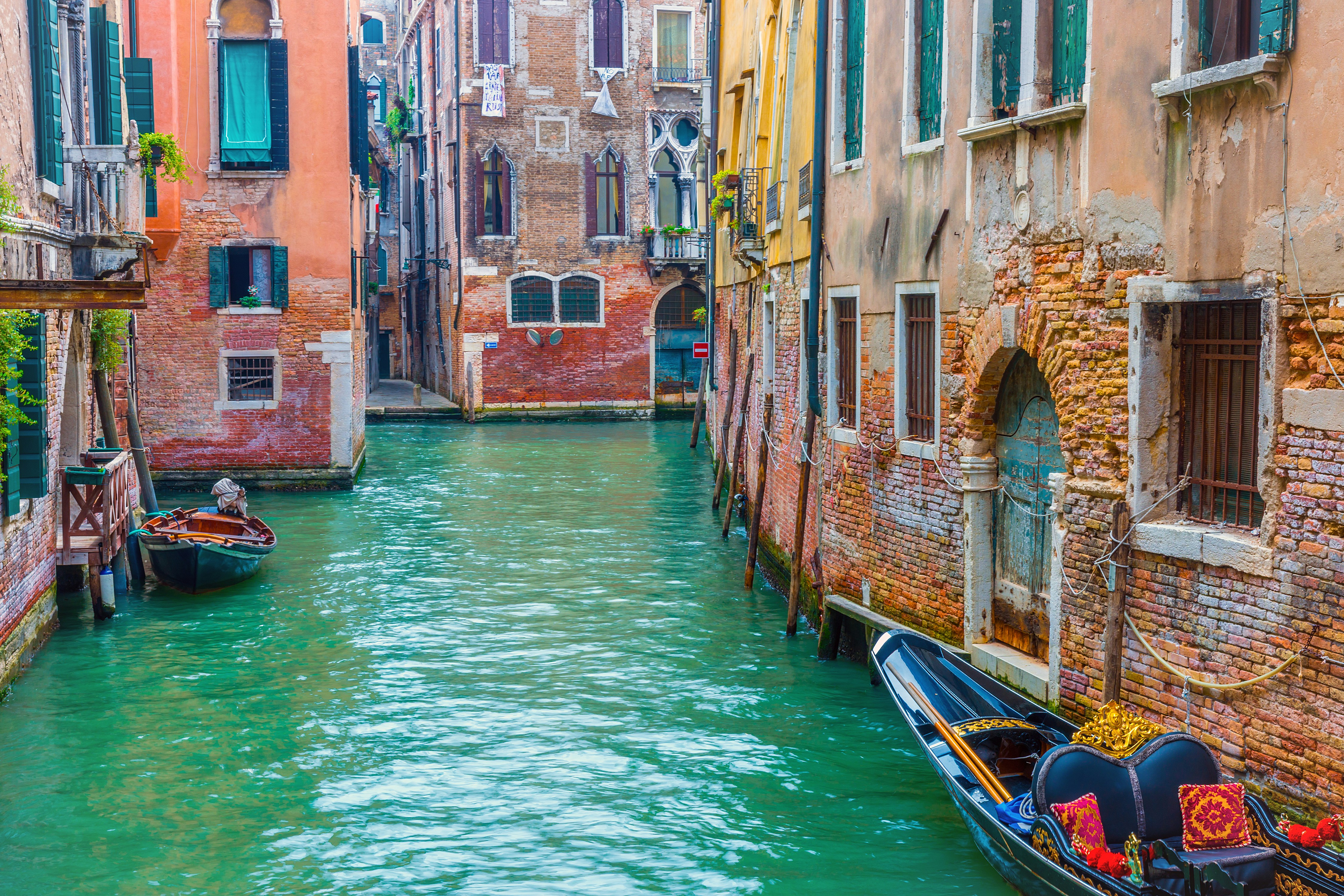 Venetian Canal Gateway: Colors of a Quiet Alley